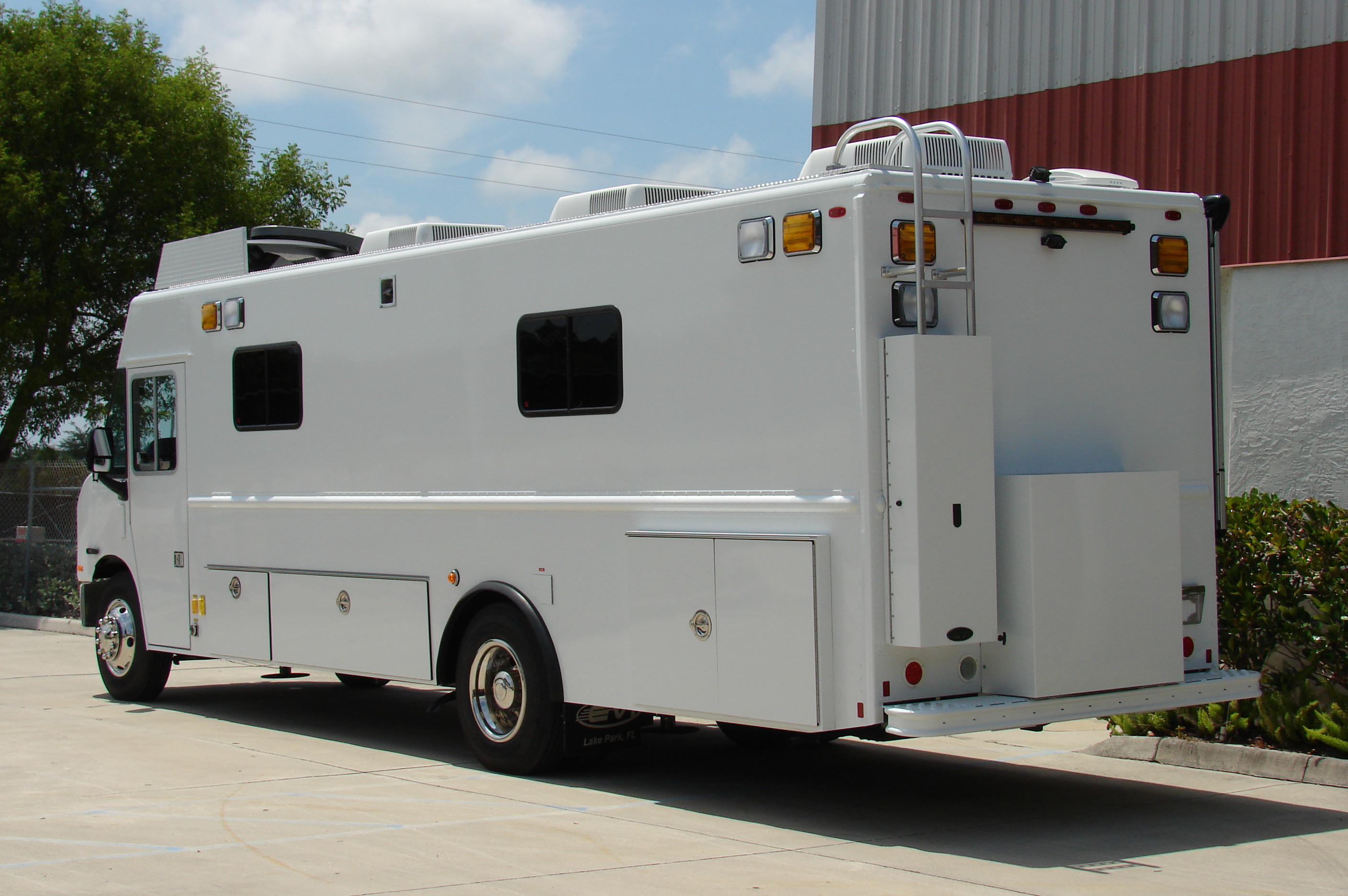 Mobile Command Step Van Unit - Interamerican University of PR | EVI