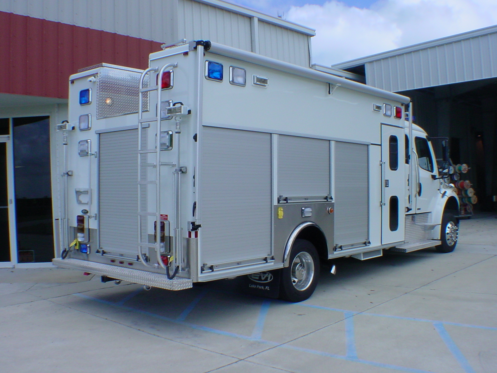 Crew Body Haz-Mat Truck -Caguas PR | EVI