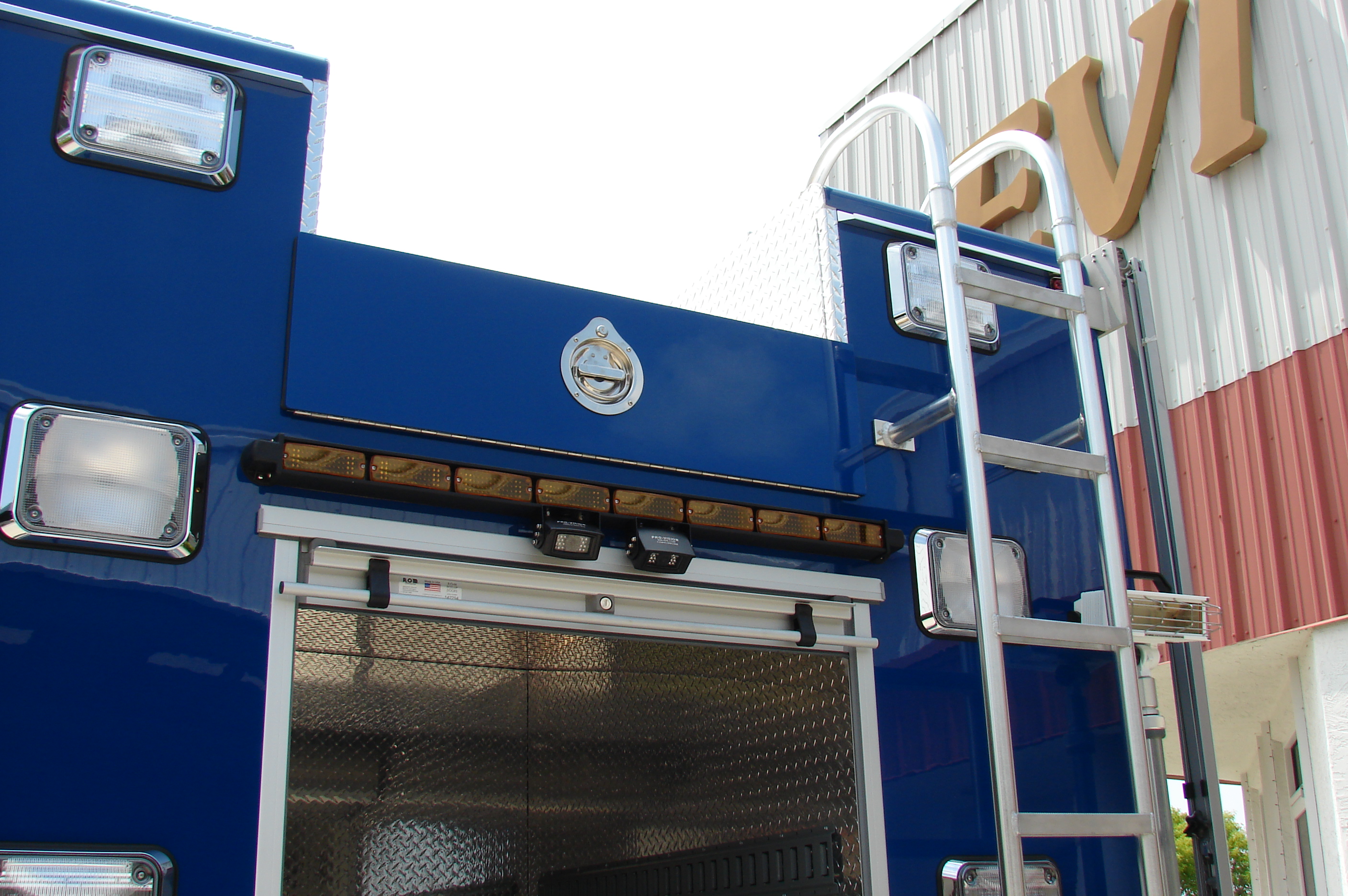 Lab Mobile Command Vehicle - DEA | EVI