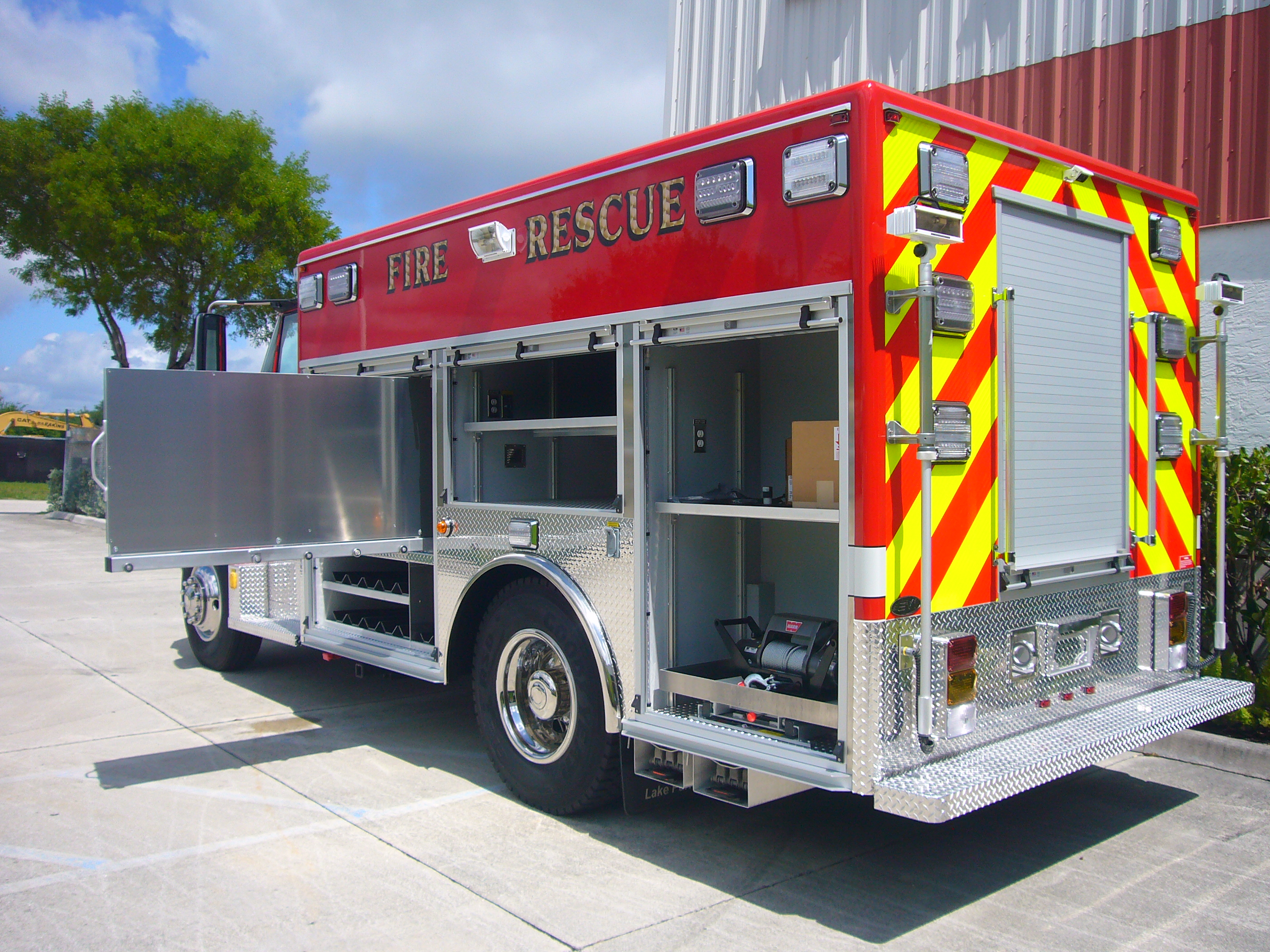 Walk Around Medium Rescue Fire Truck | St. Albans Fire Dept. | EVI