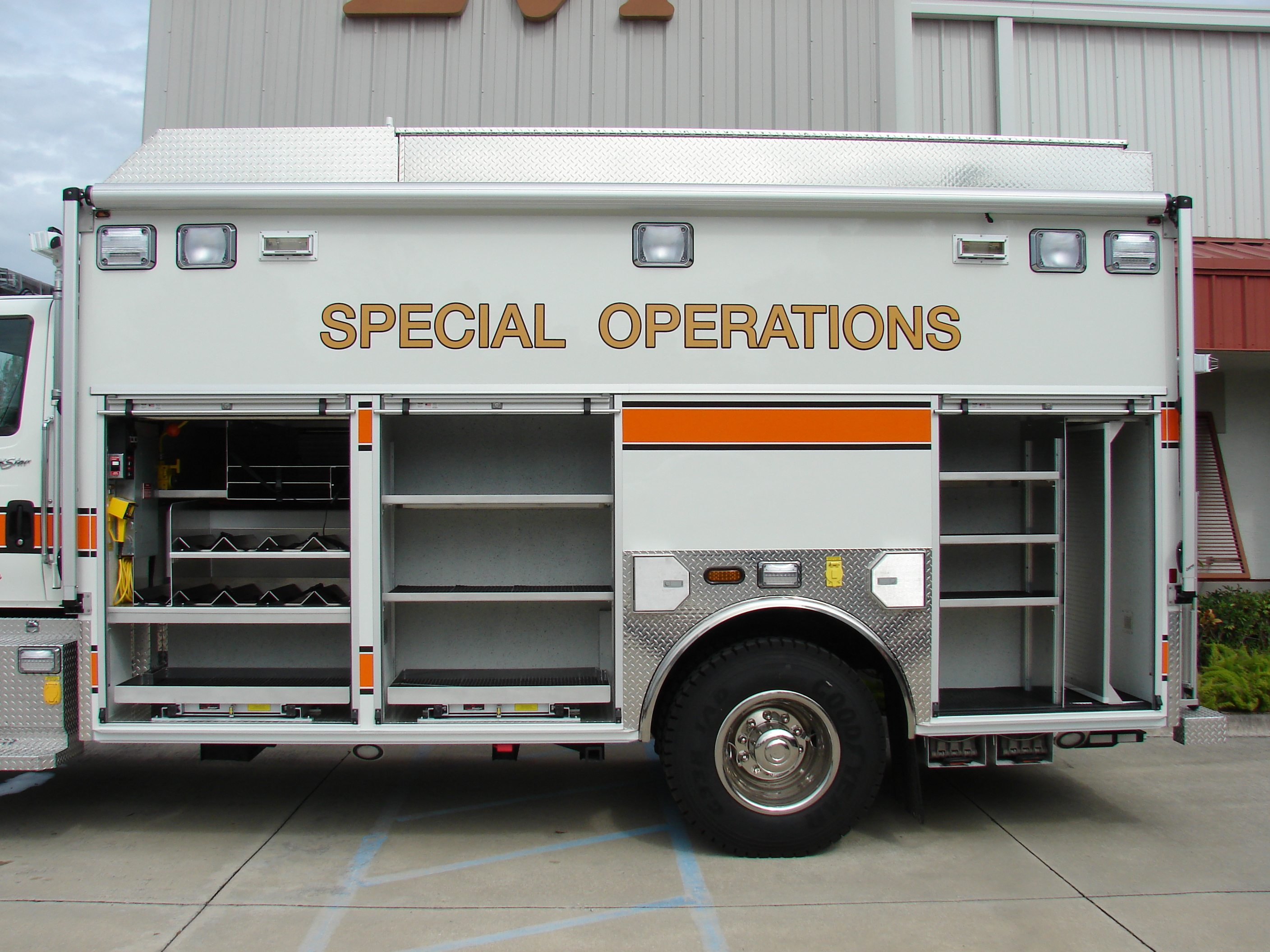 Dive Rescue Vehicles 17-Ft. Walk-In-Danville Rescue Squad | EVI