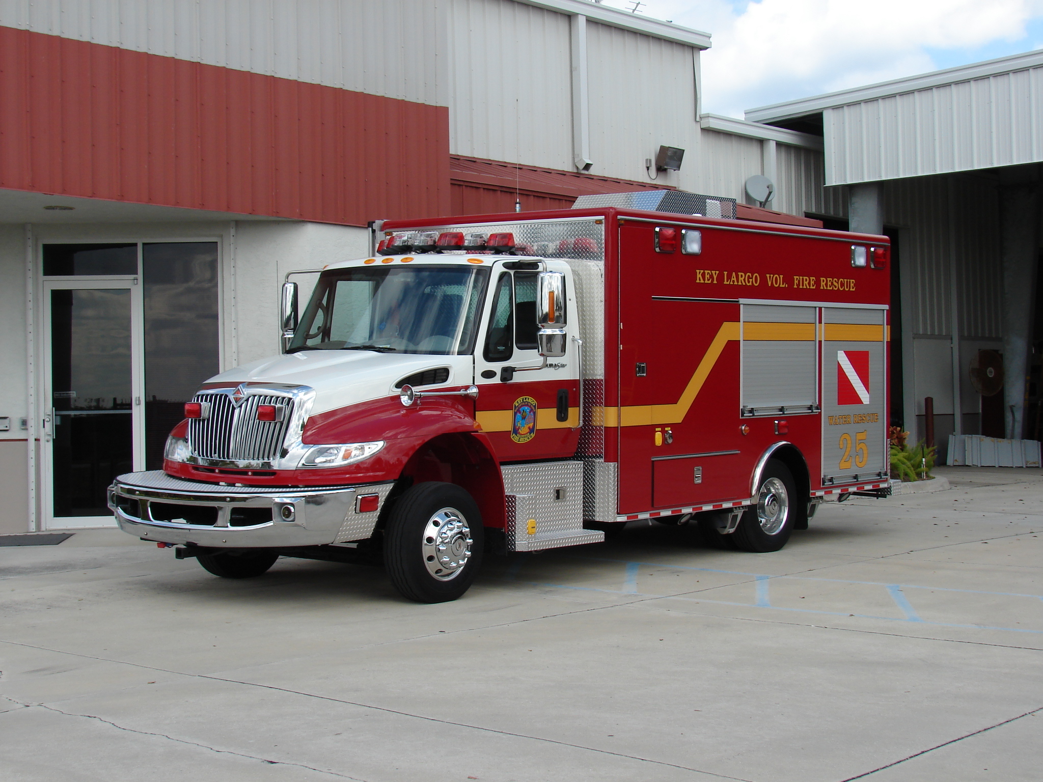 Dive Response - Emergency Service Vehicles - Fire Rescue | EVI
