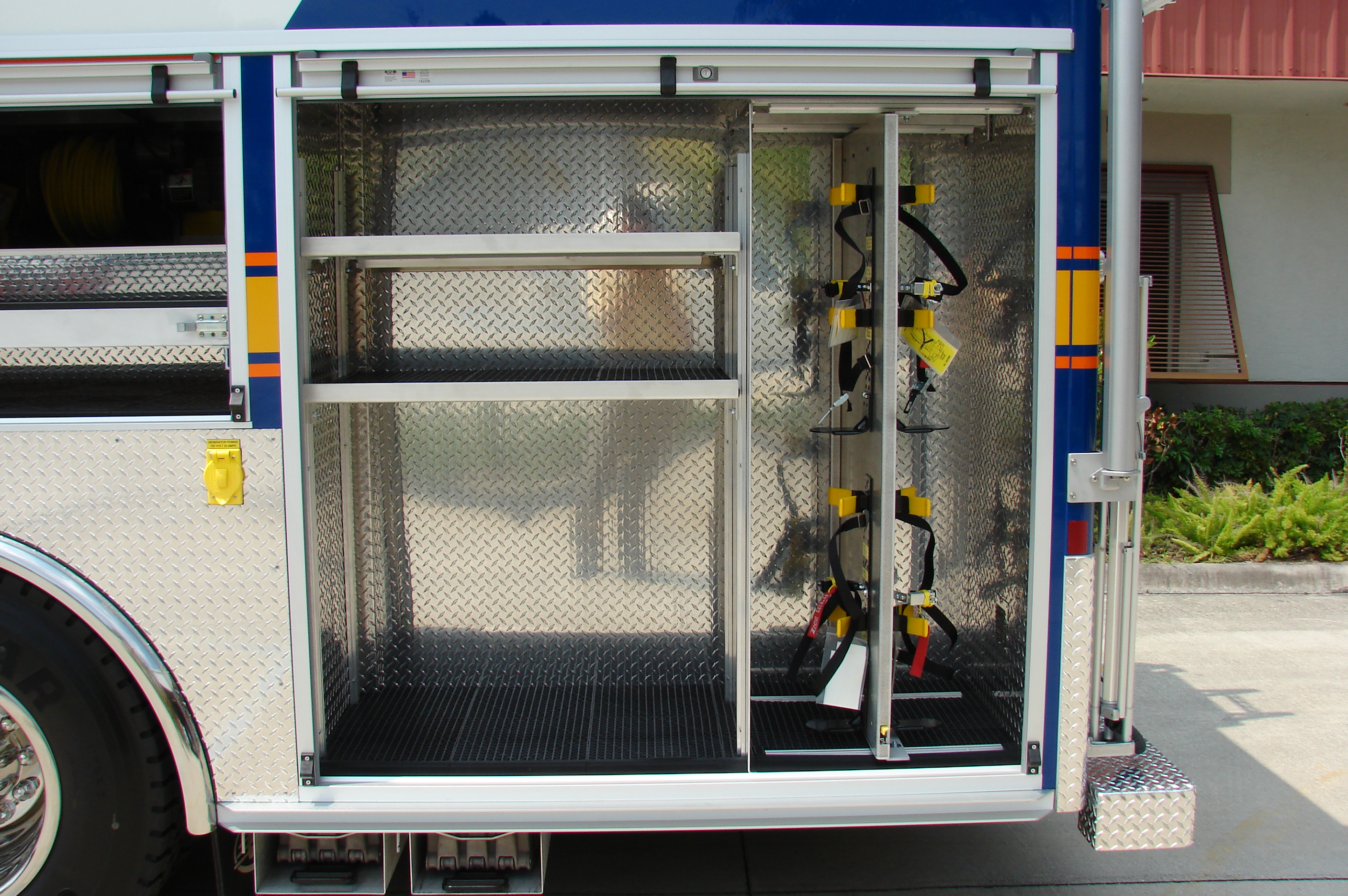Lab Mobile Command Vehicle - DEA | EVI