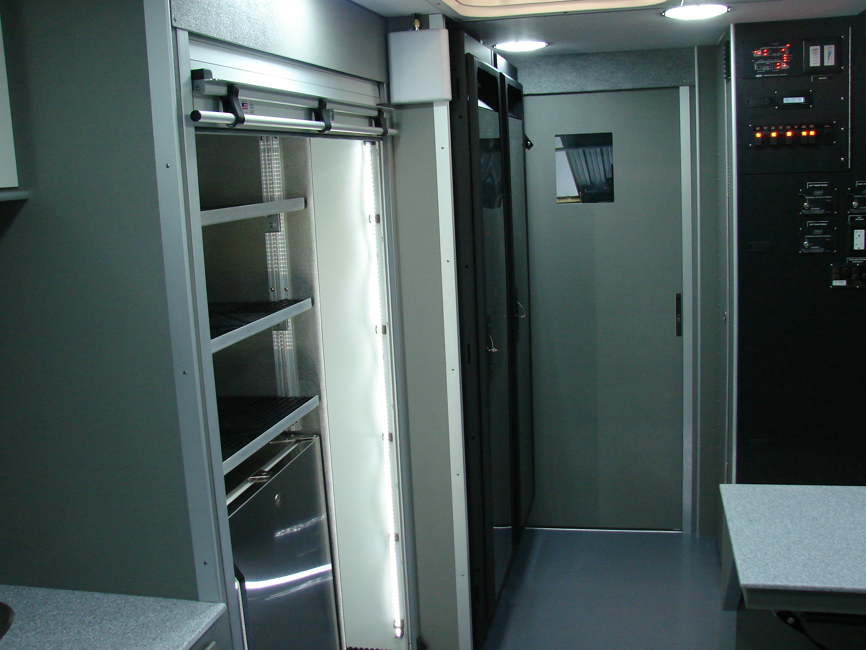 Custom Mobile Command Vehicle - Miami Bch PD | EVI