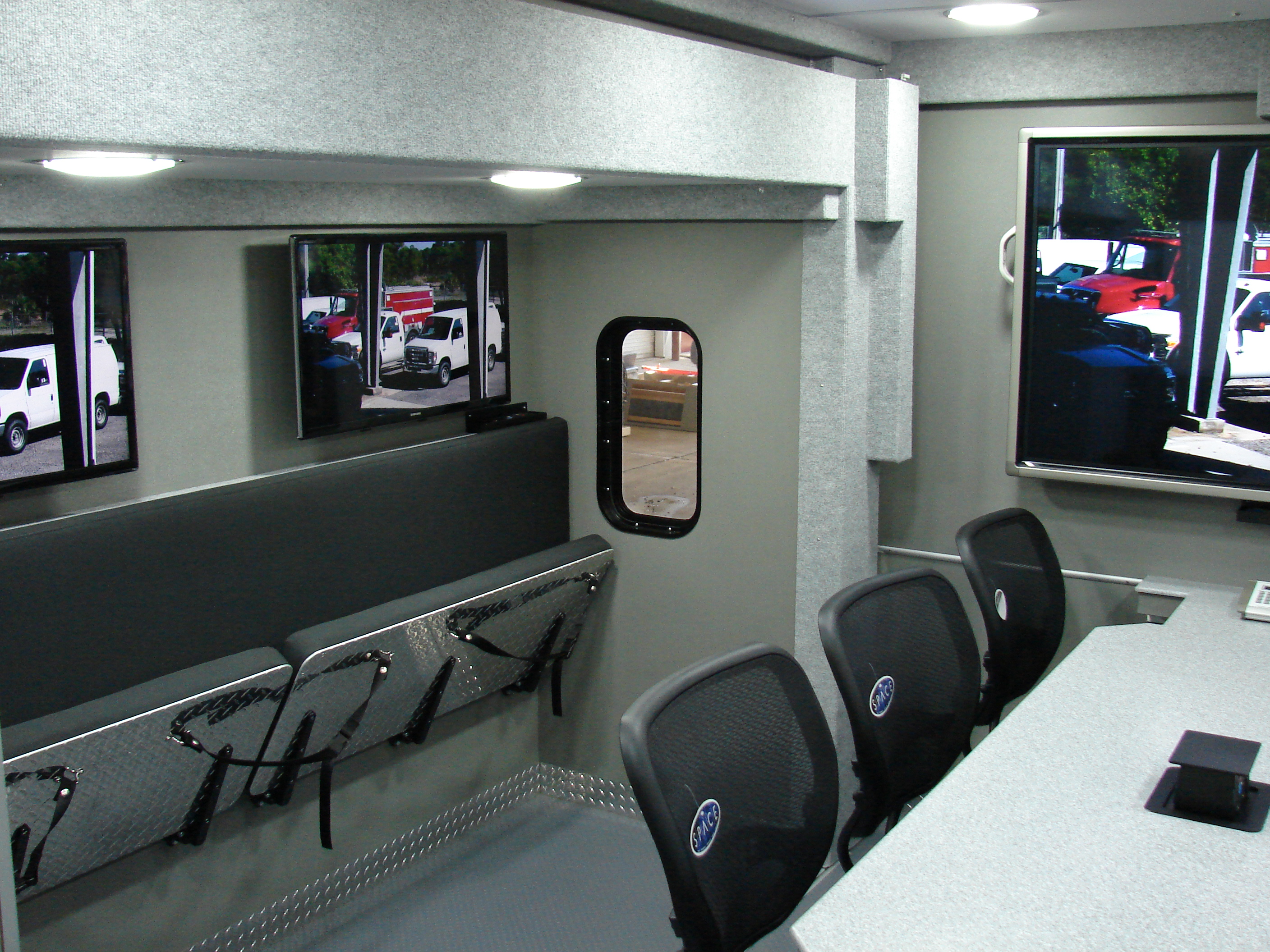 Custom Mobile Command Vehicle - Miami Bch PD | EVI
