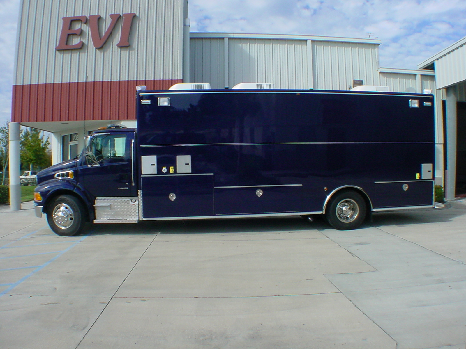 Tactical Command & Communications Vehicle - Tampa PD | EVI