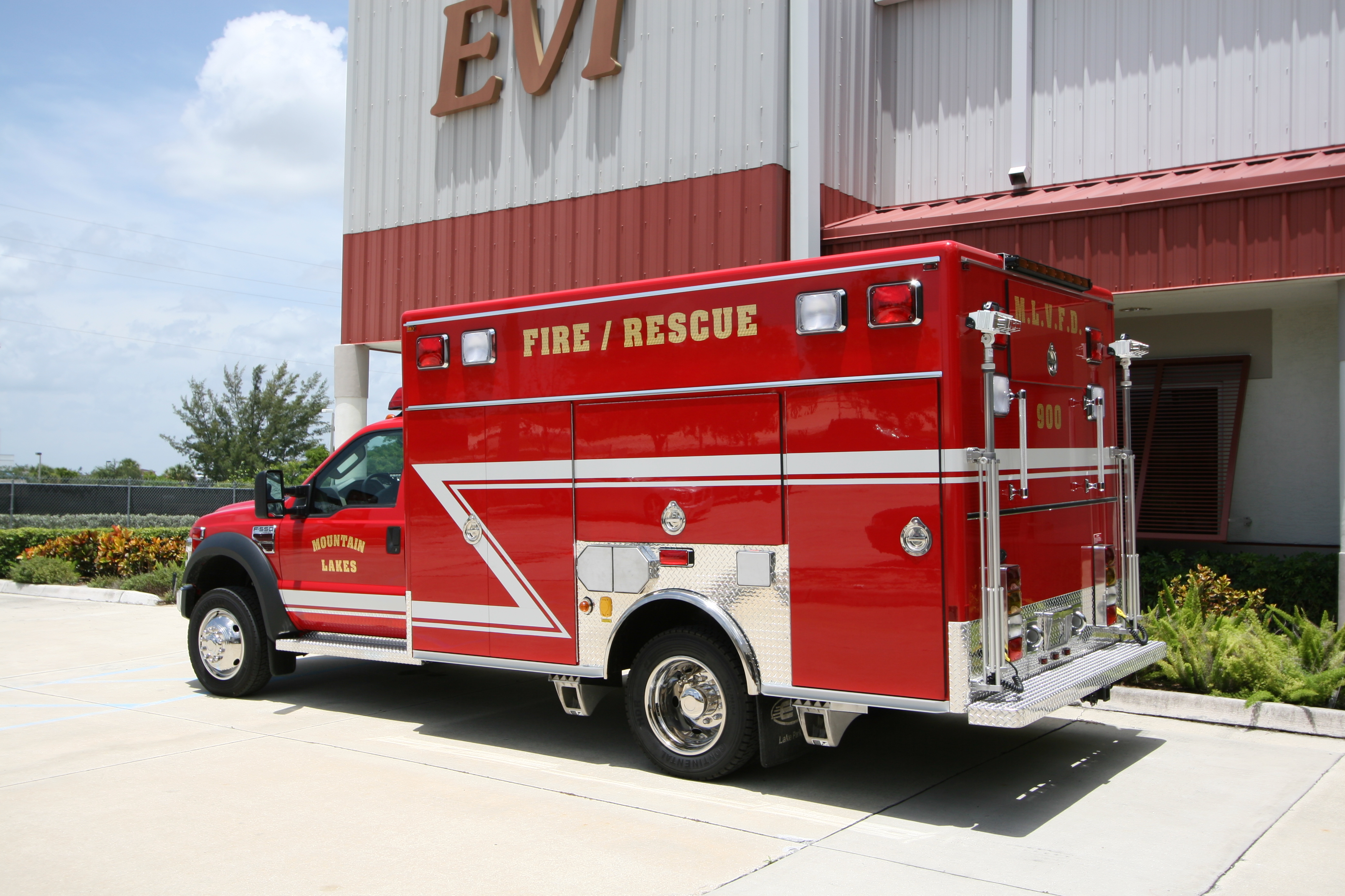 Emergency Light Rescue Response Truck - Mnt. Lakes Vol Fire Dept | EVI