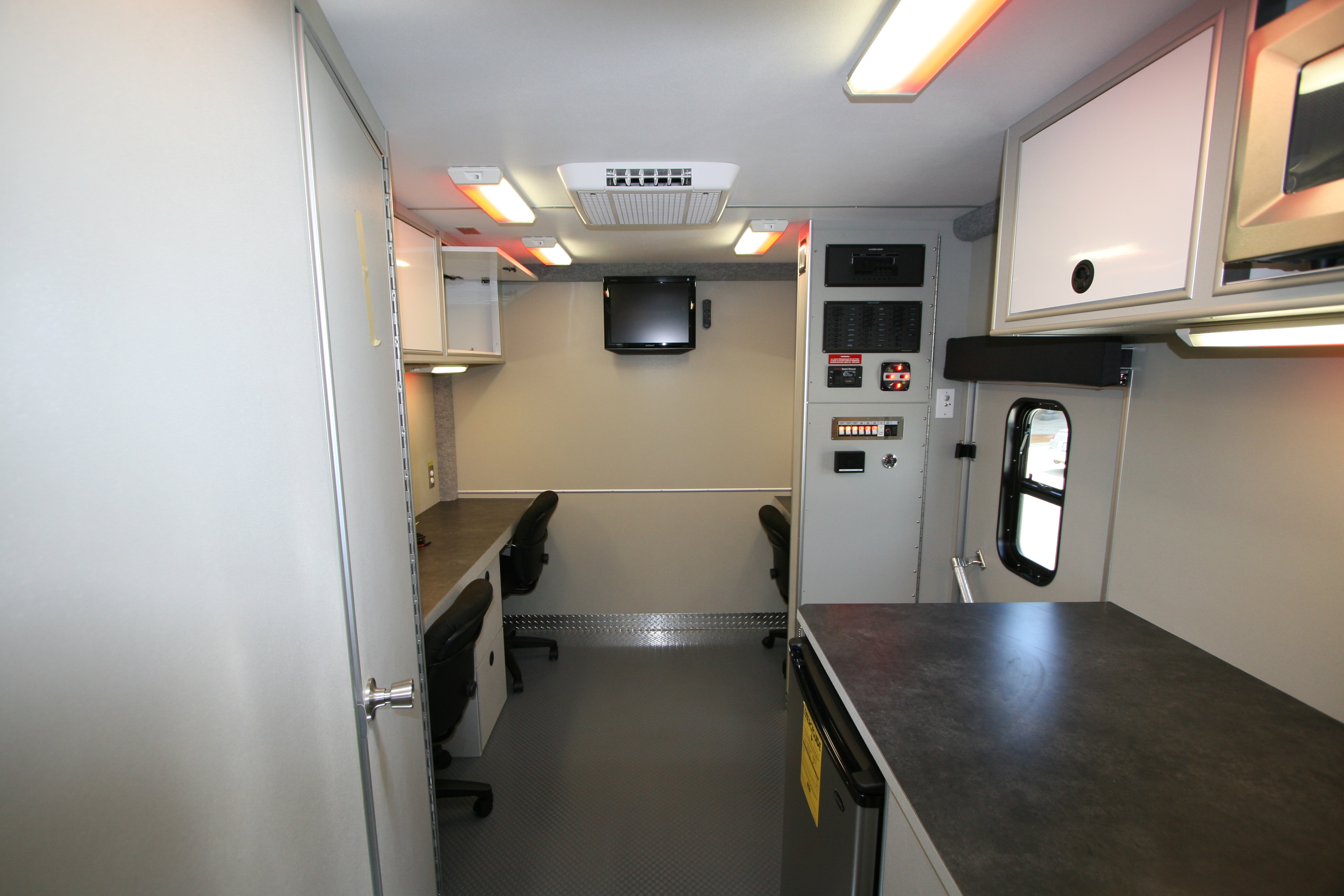 Mobile Command Vehicle - City of Durham Police Deprt.| EVI