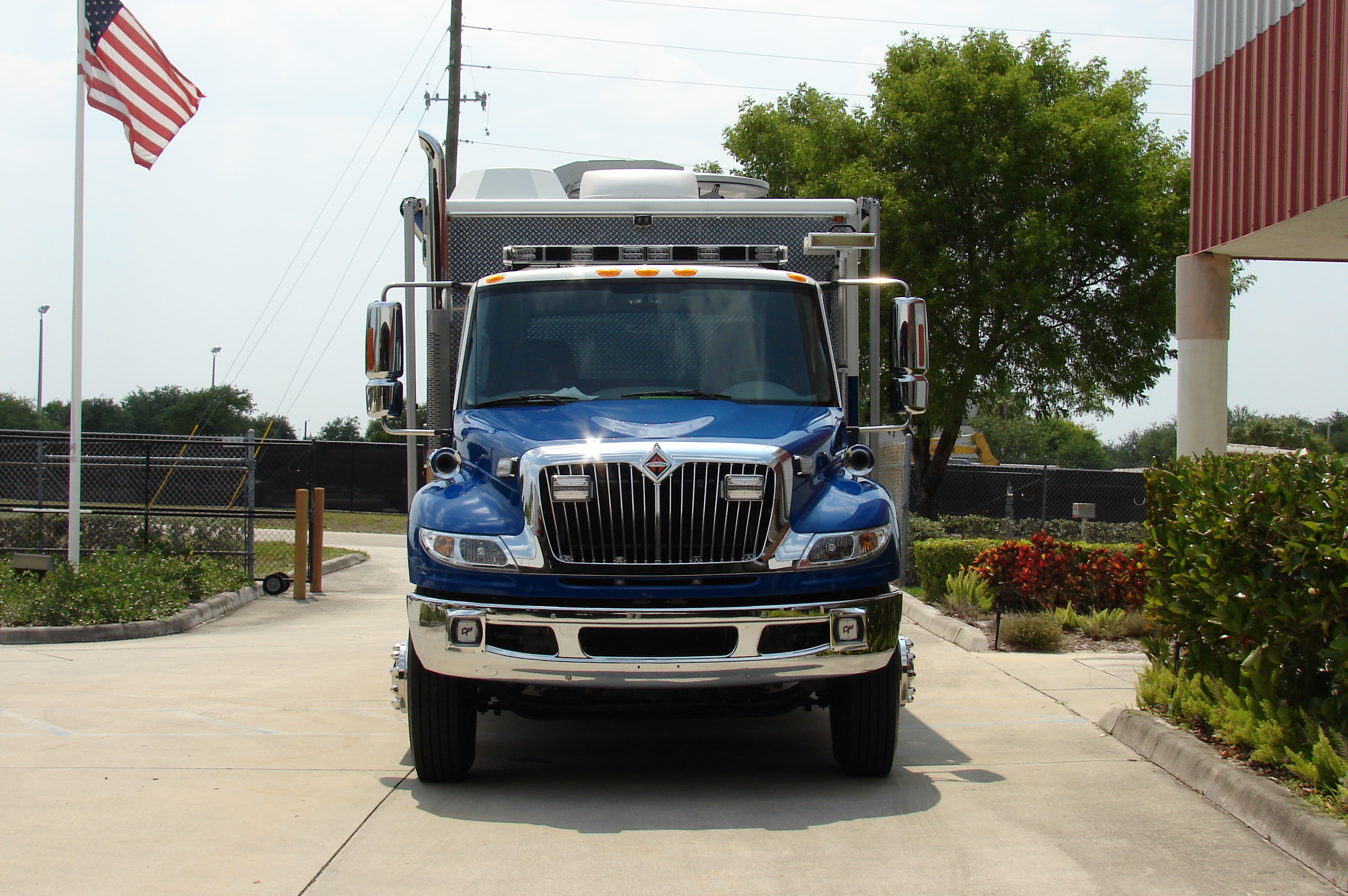 Lab Mobile Command Vehicle - DEA | EVI