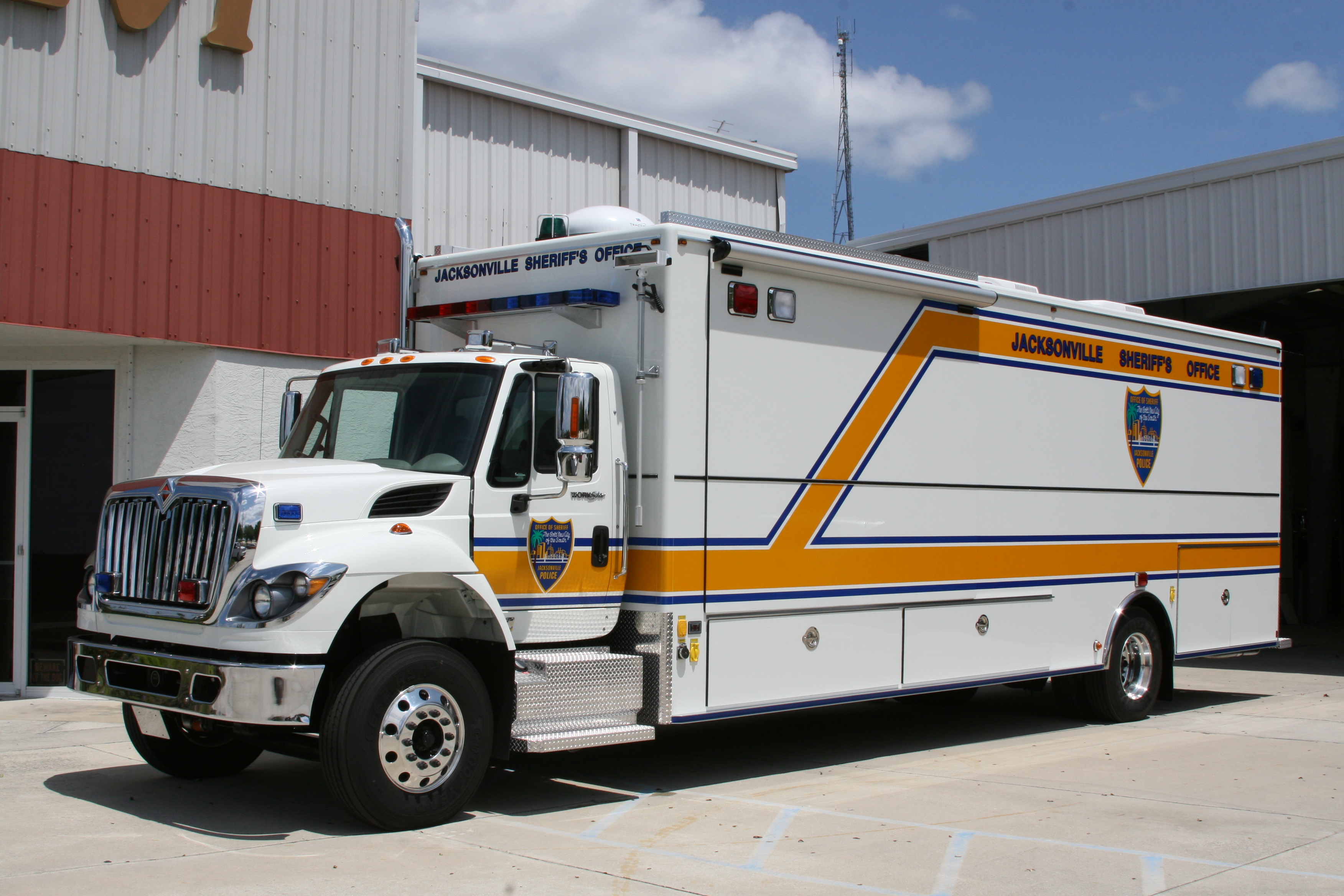 Mobile Command Vehicle - Jacksonville S.O. | EVI