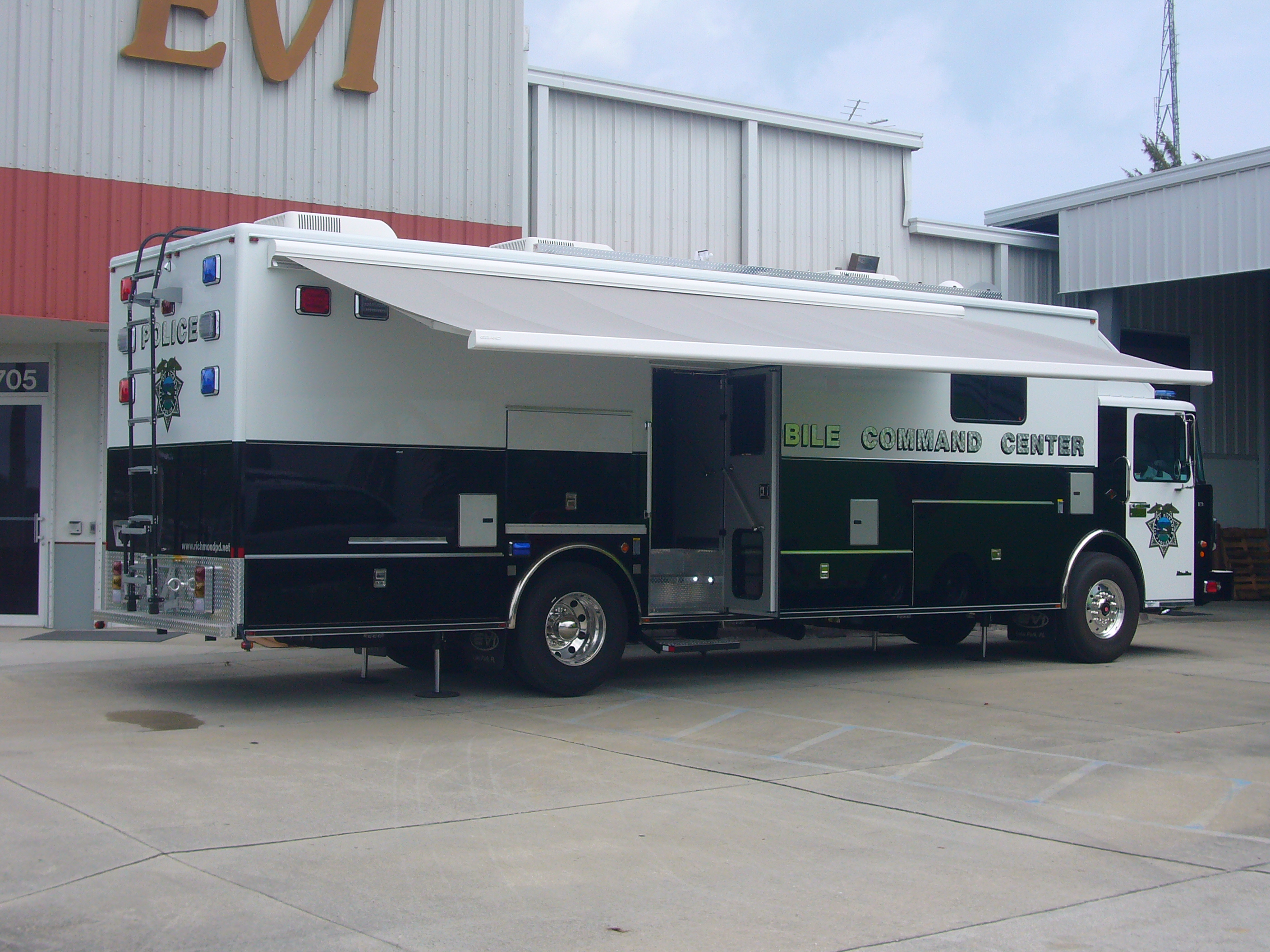 Mobile Command-Communication Truck - Richmond Police Department | EVI