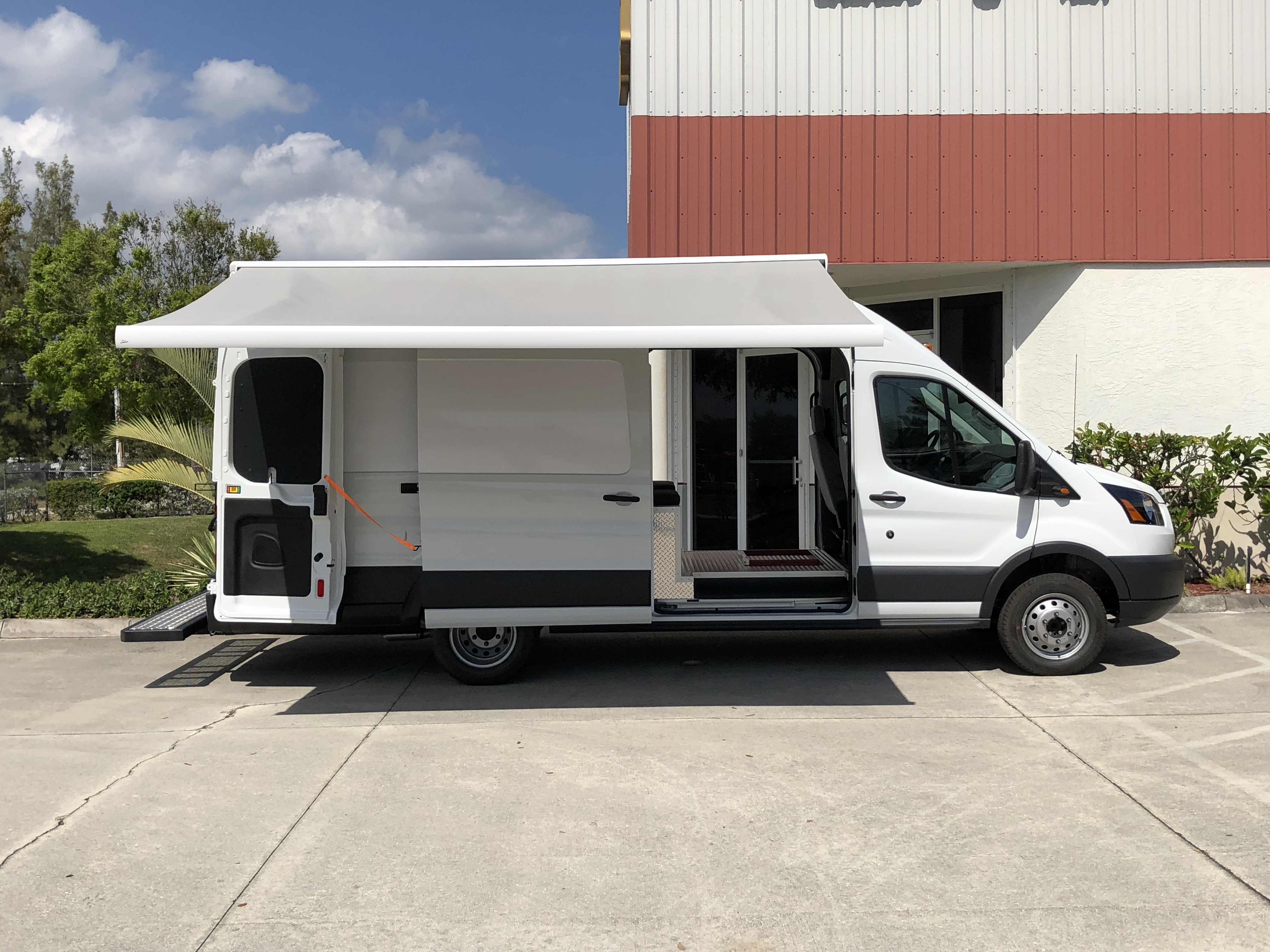 SWAT Van Conversion - Hollywood PD | EVI