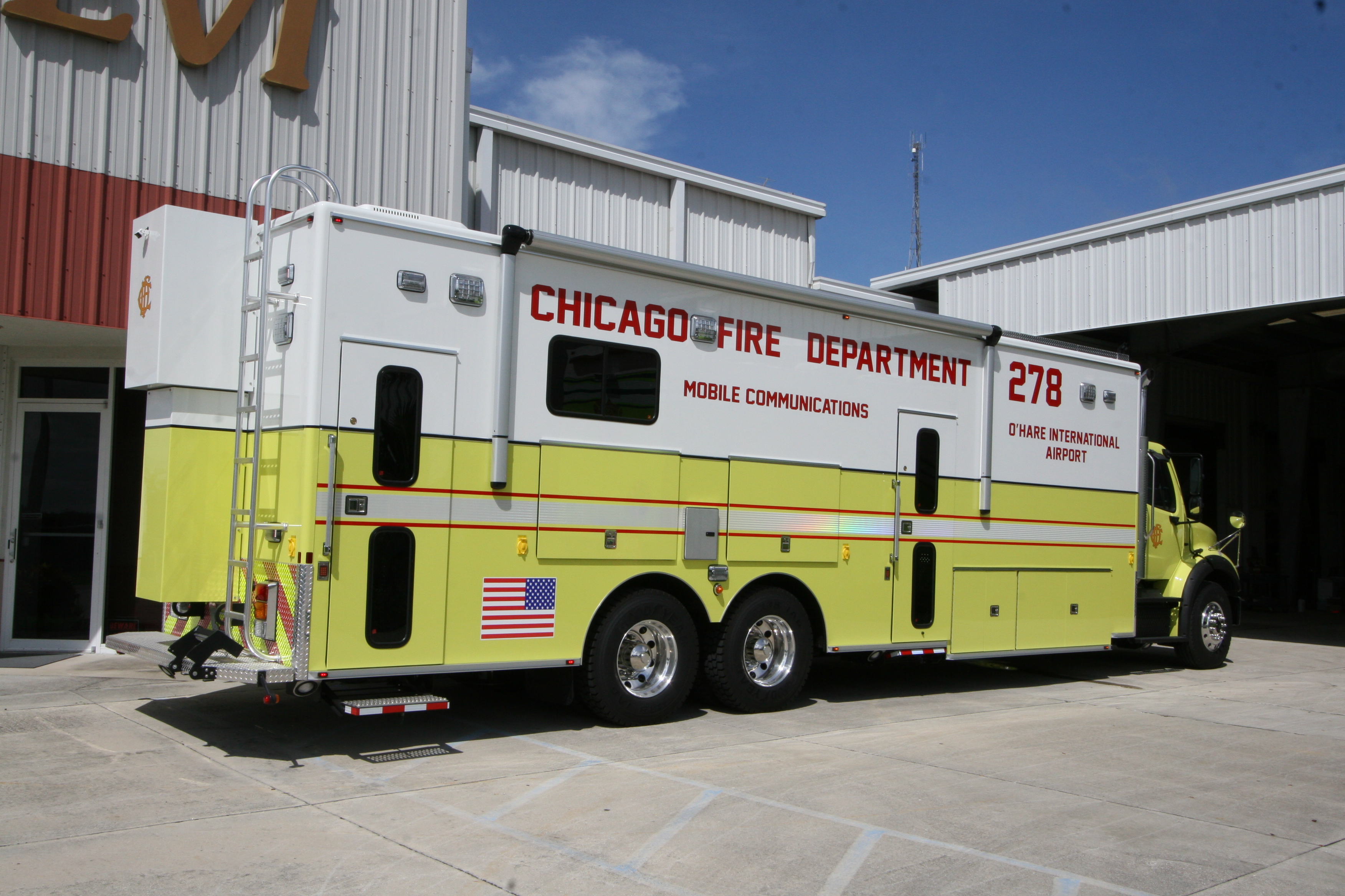 Fire Rescue Mobile Comand Post - Chicago Fire Dept. | EVI