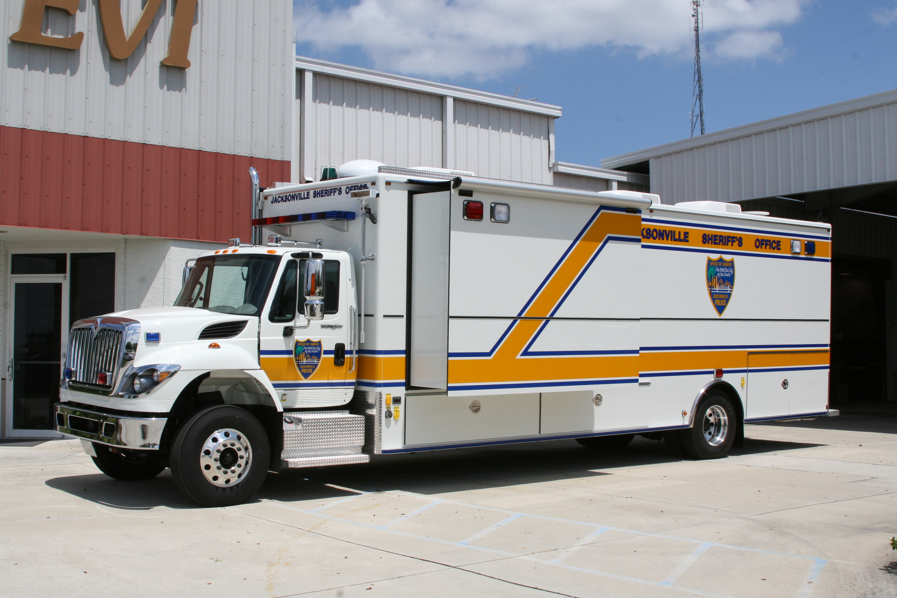 Mobile Command Vehicle - Jacksonville S.O. | EVI