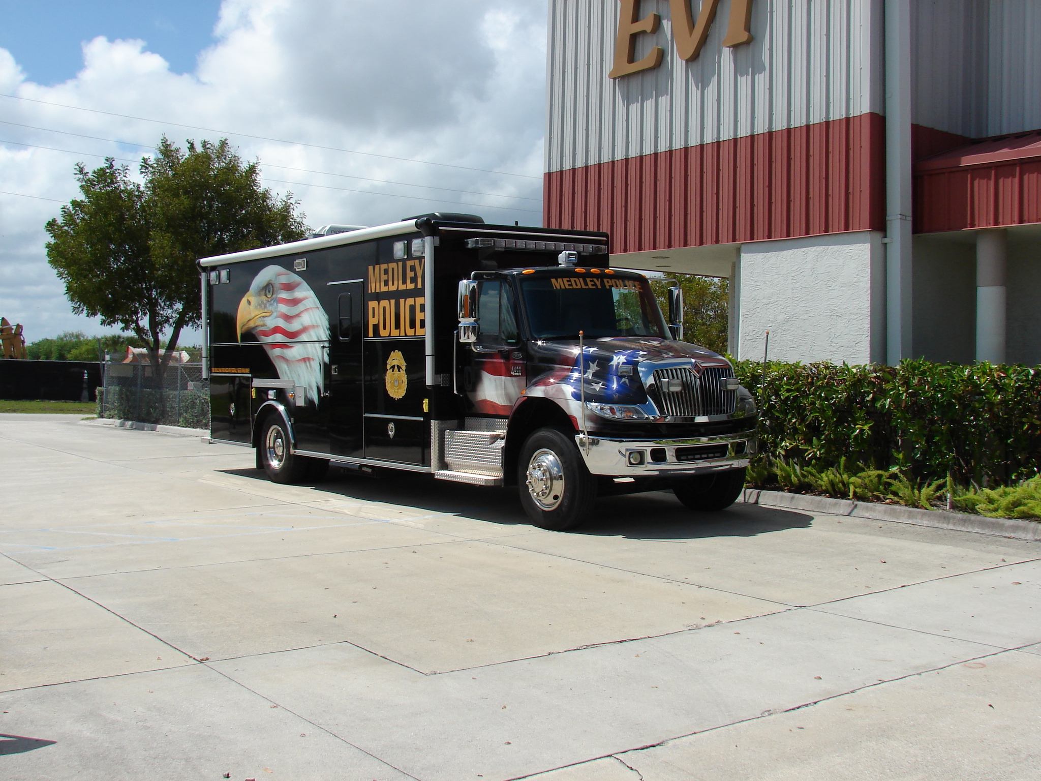 Law Enforcement Command Vehicle - Town of Medley | EVI