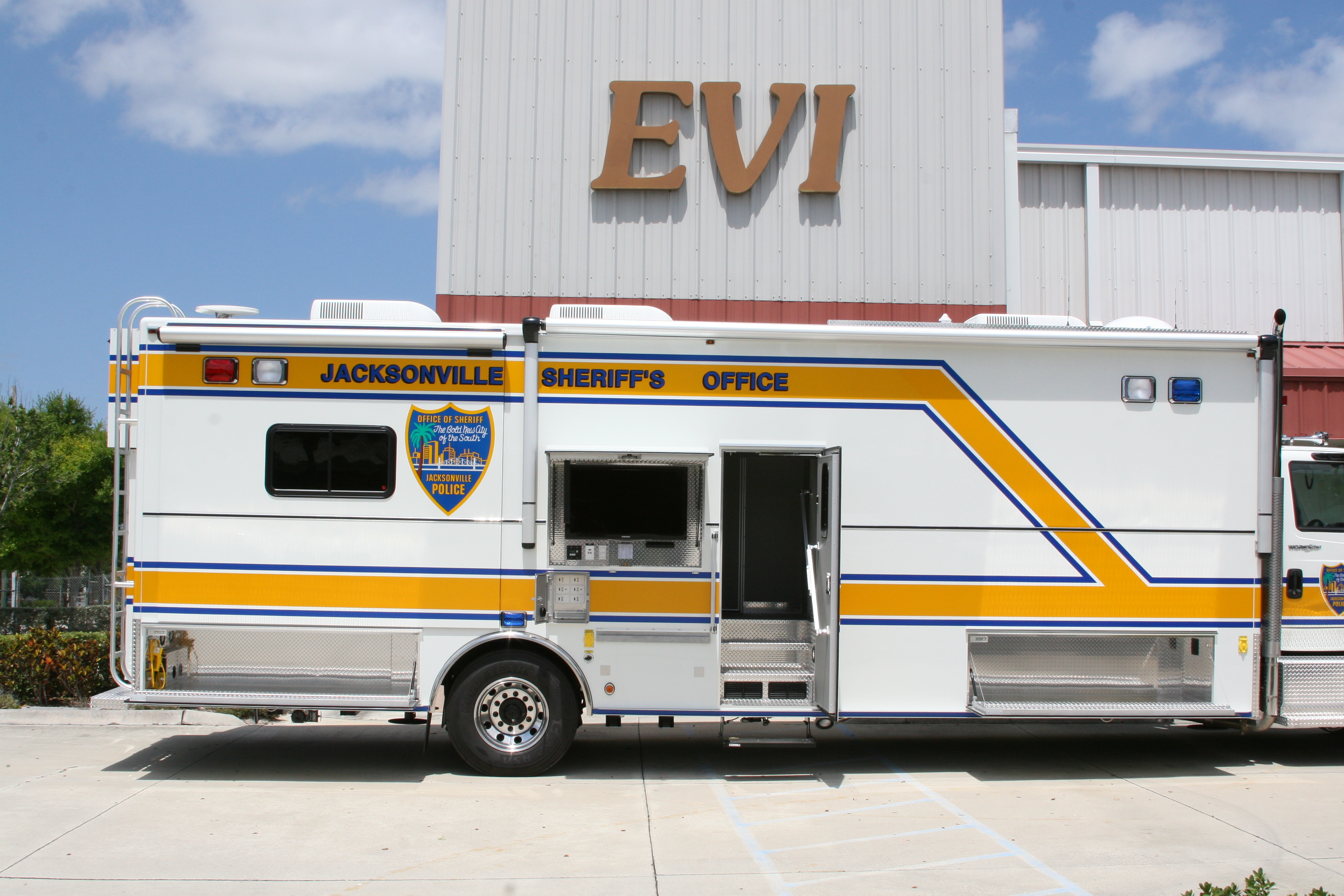 Mobile Command Vehicle - Jacksonville S.O. | EVI