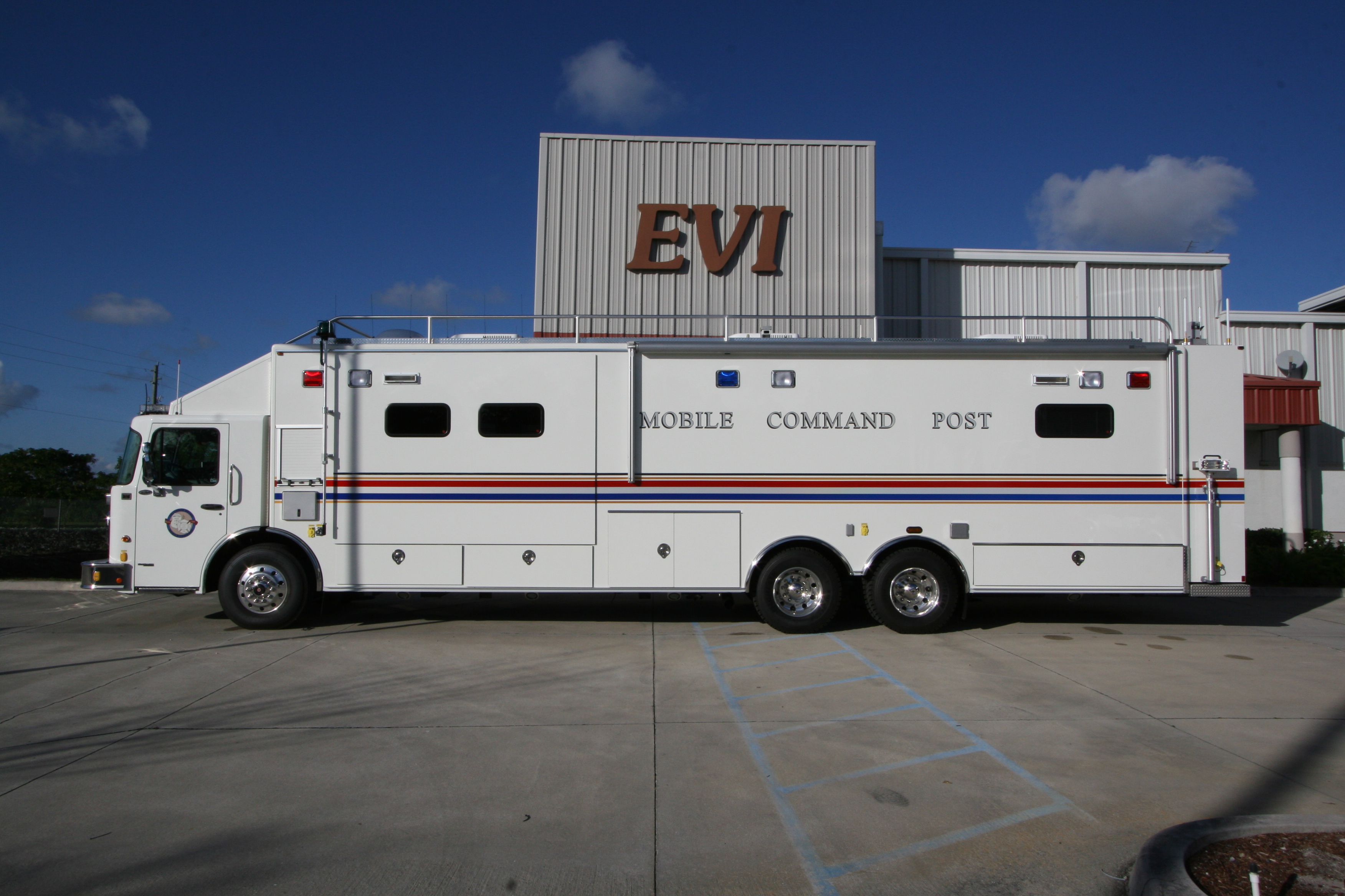 34 FT Mobile Command vehicle - City of Columbus Public Safety | EVI