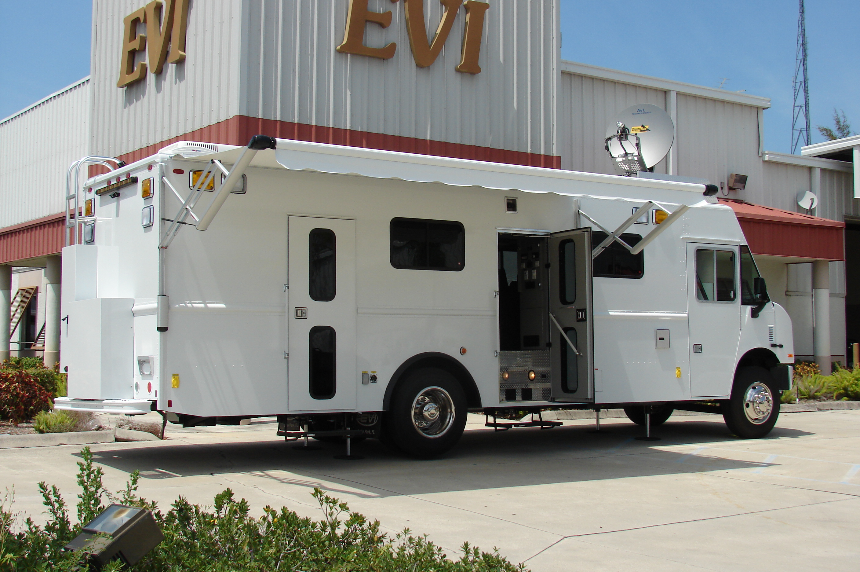 Mobile Command Step Van Unit - Interamerican University of PR | EVI