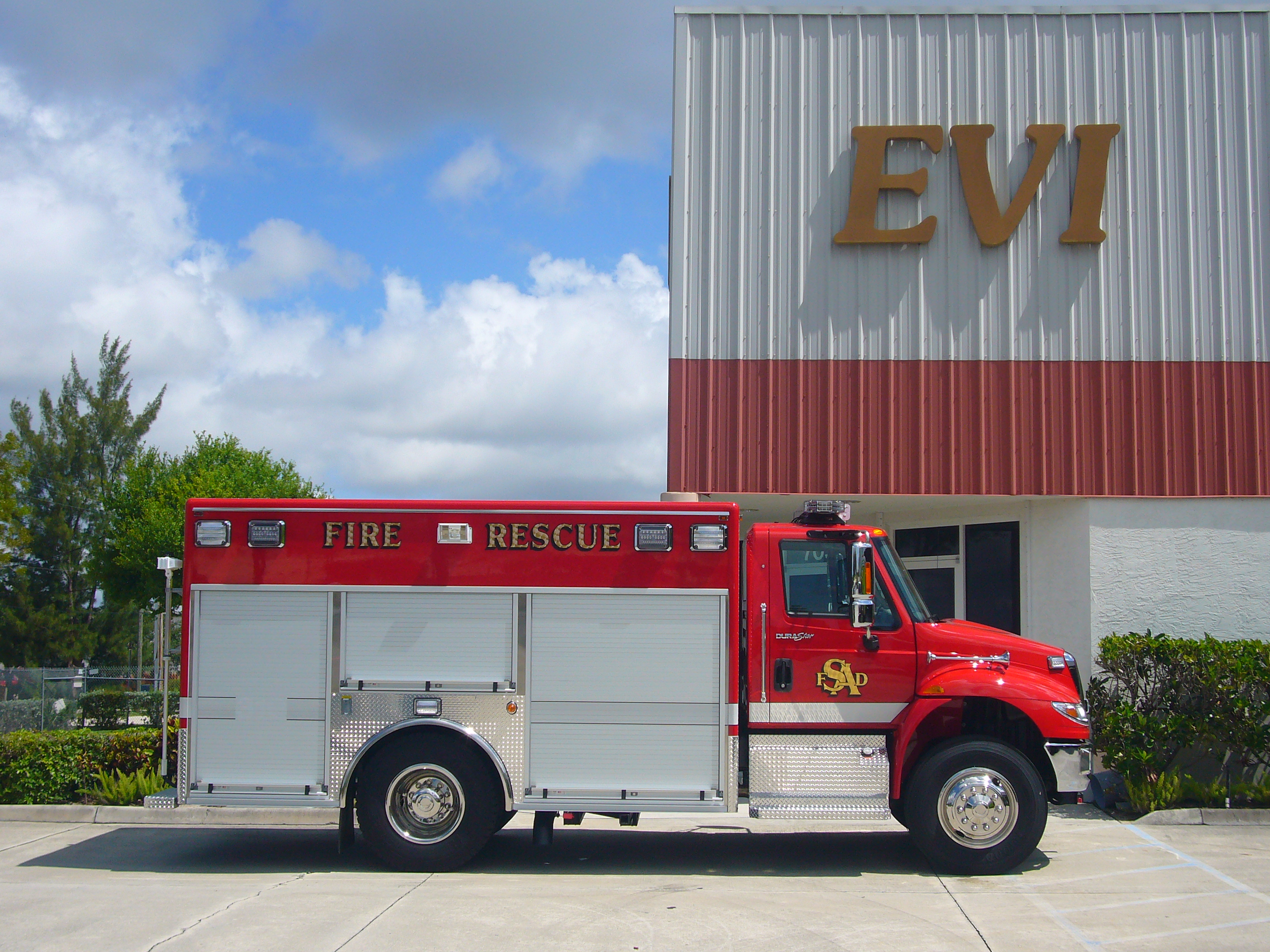 Walk Around Medium Rescue Fire Truck | St. Albans Fire Dept. | EVI