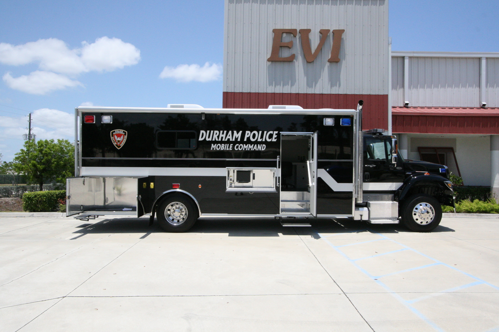 Mobile Command Vehicle - City of Durham Police Deprt.| EVI