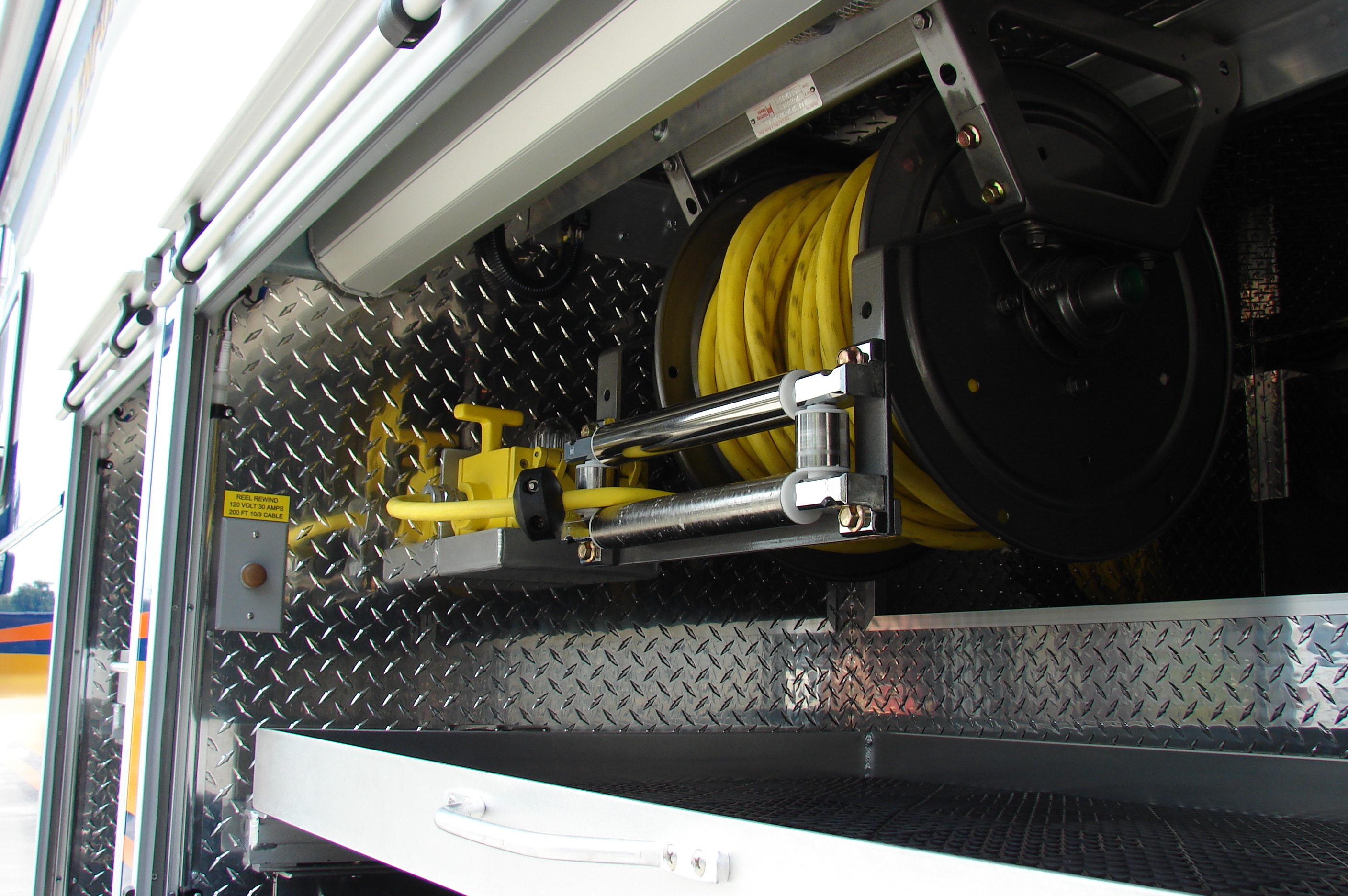 Lab Mobile Command Vehicle - DEA | EVI