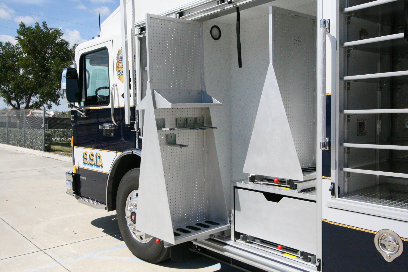 Tactical Command Vehicle - Honolulu Police Dept. | EVI