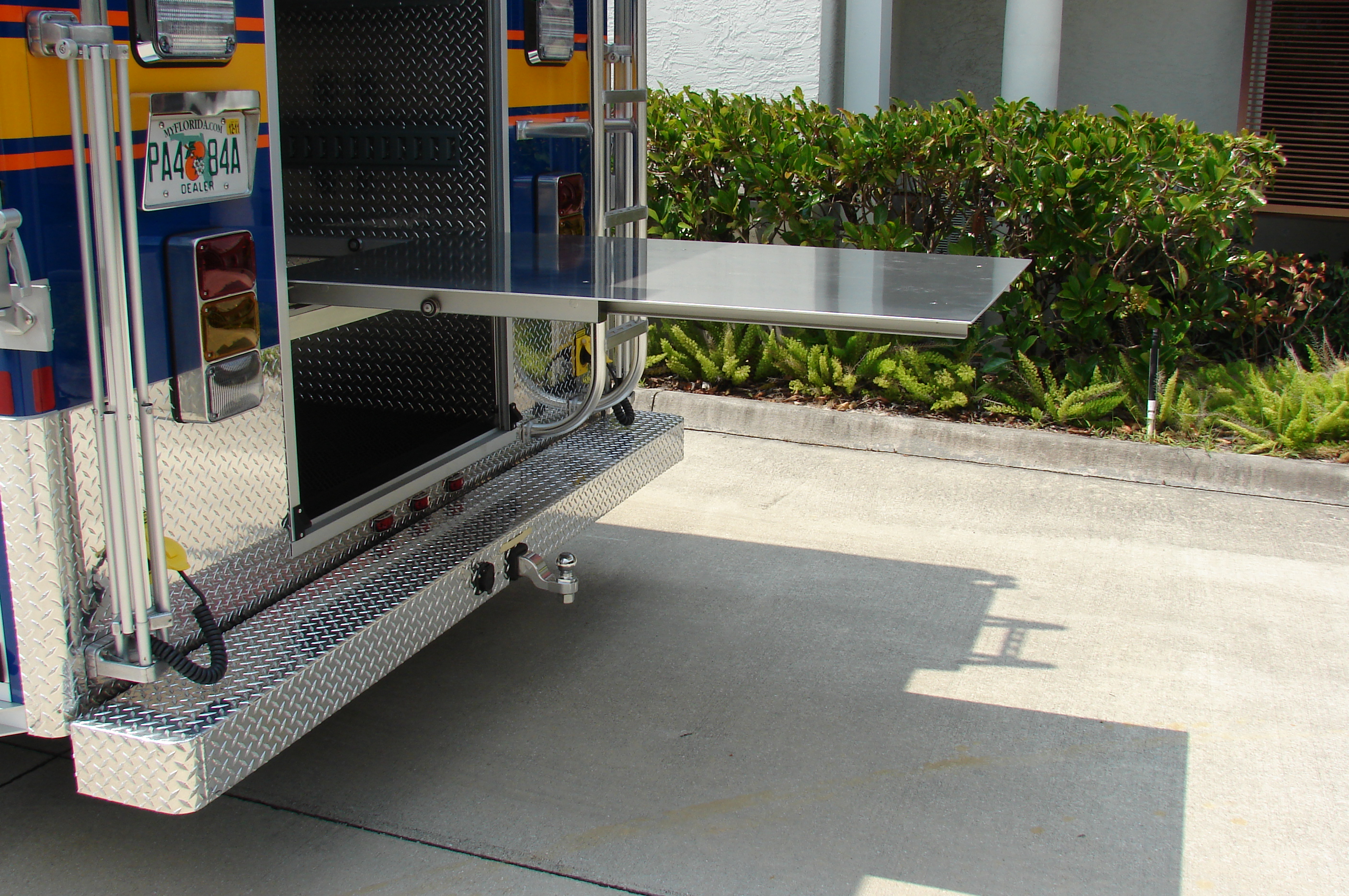 Lab Mobile Command Vehicle - DEA | EVI