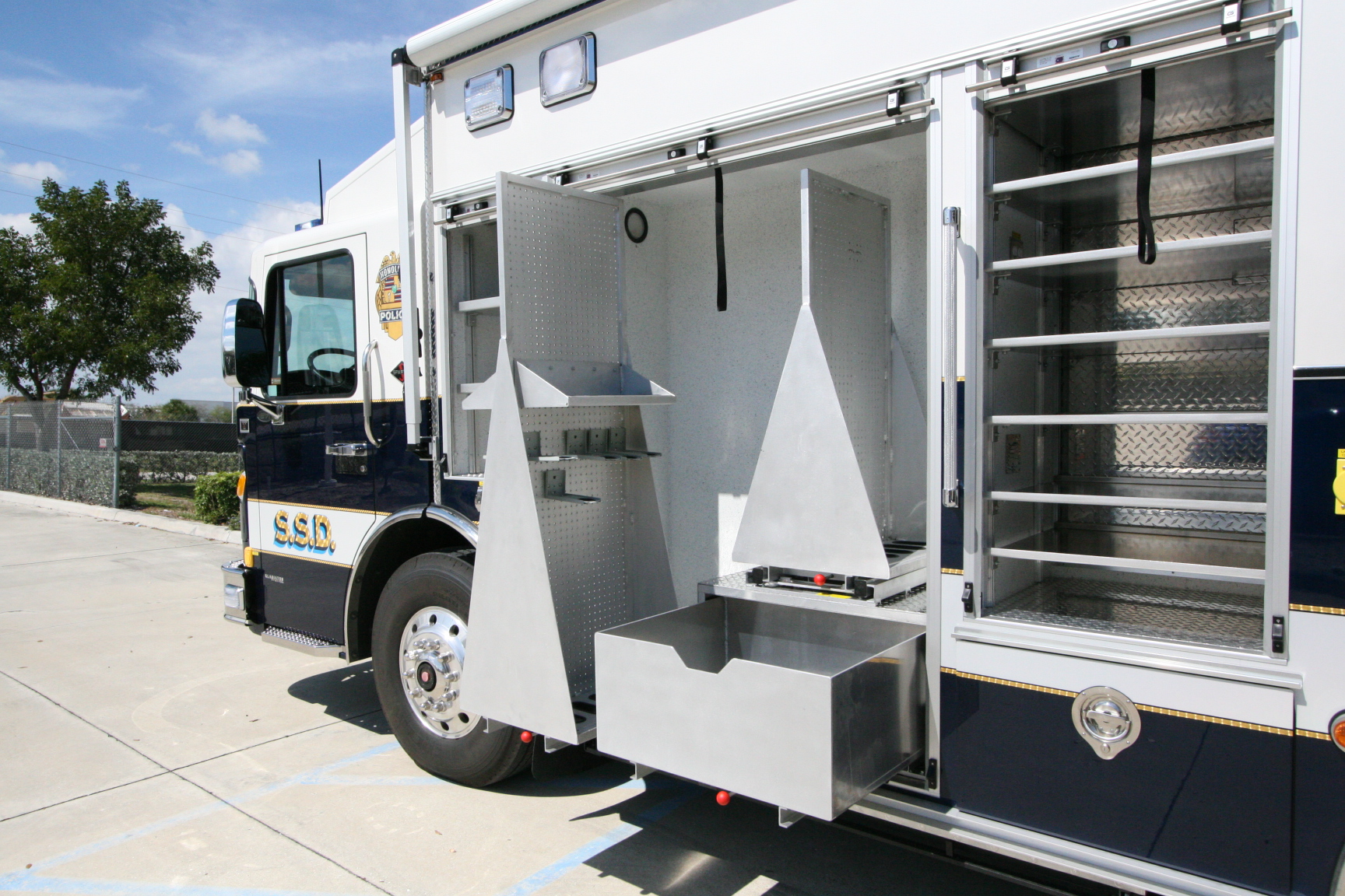 Tactical Command Vehicle - Honolulu Police Dept. | EVI