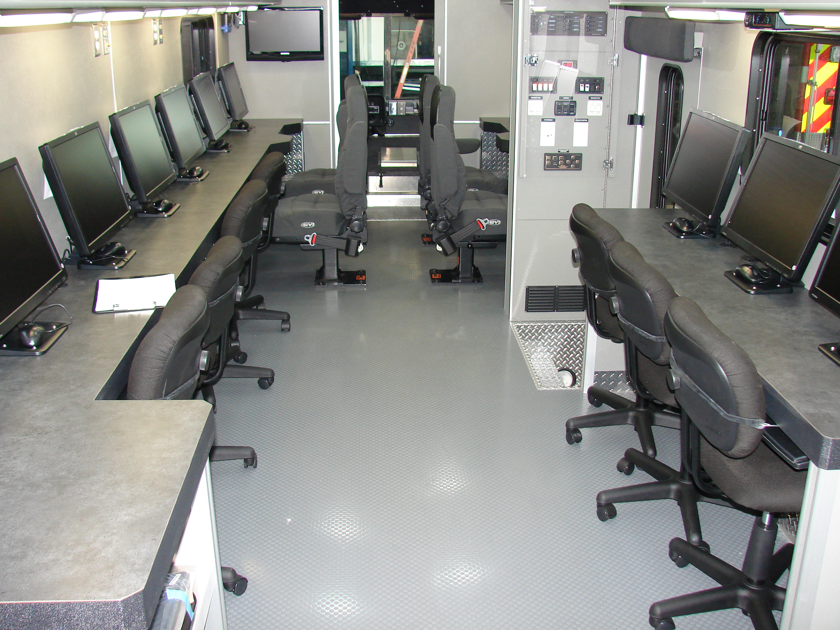 Mobile Command Step Van Unit - Interamerican University of PR | EVI