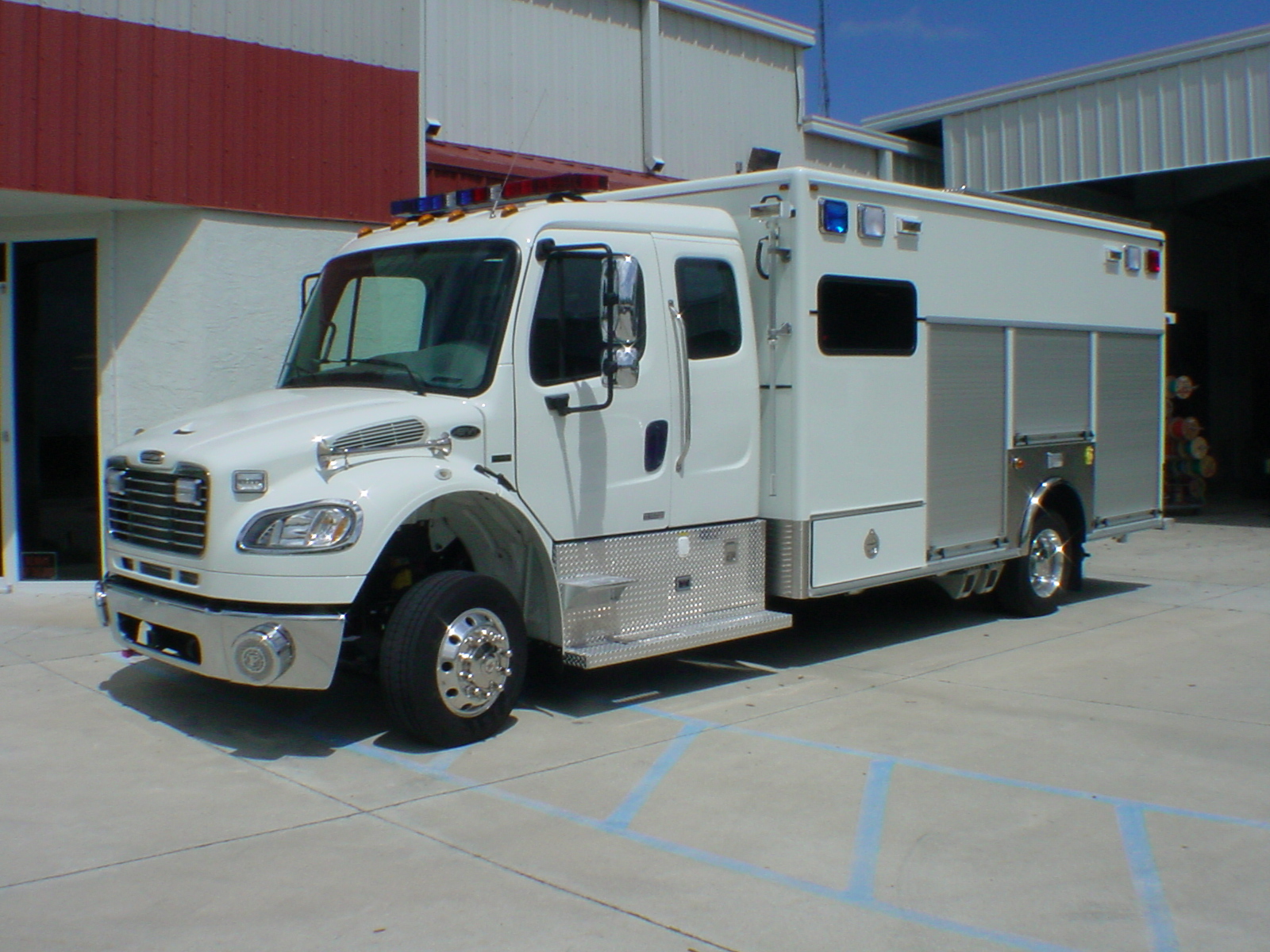 Crew Body Haz-Mat Truck -Caguas PR | EVI