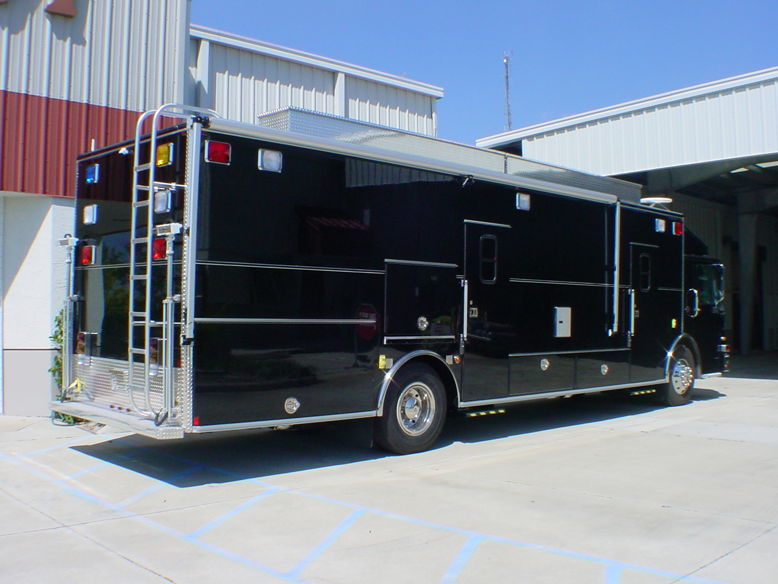 Critical Incident Response Command Truck- Monroe Co. S.O. | EVI