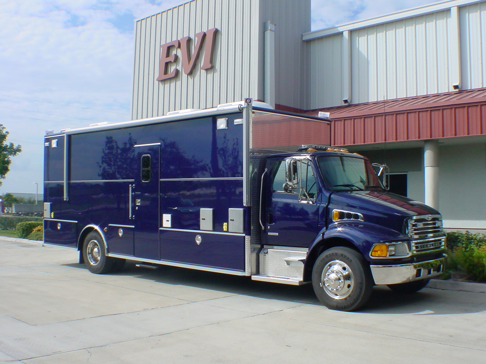 Tactical Command & Communications Vehicle - Tampa PD | EVI