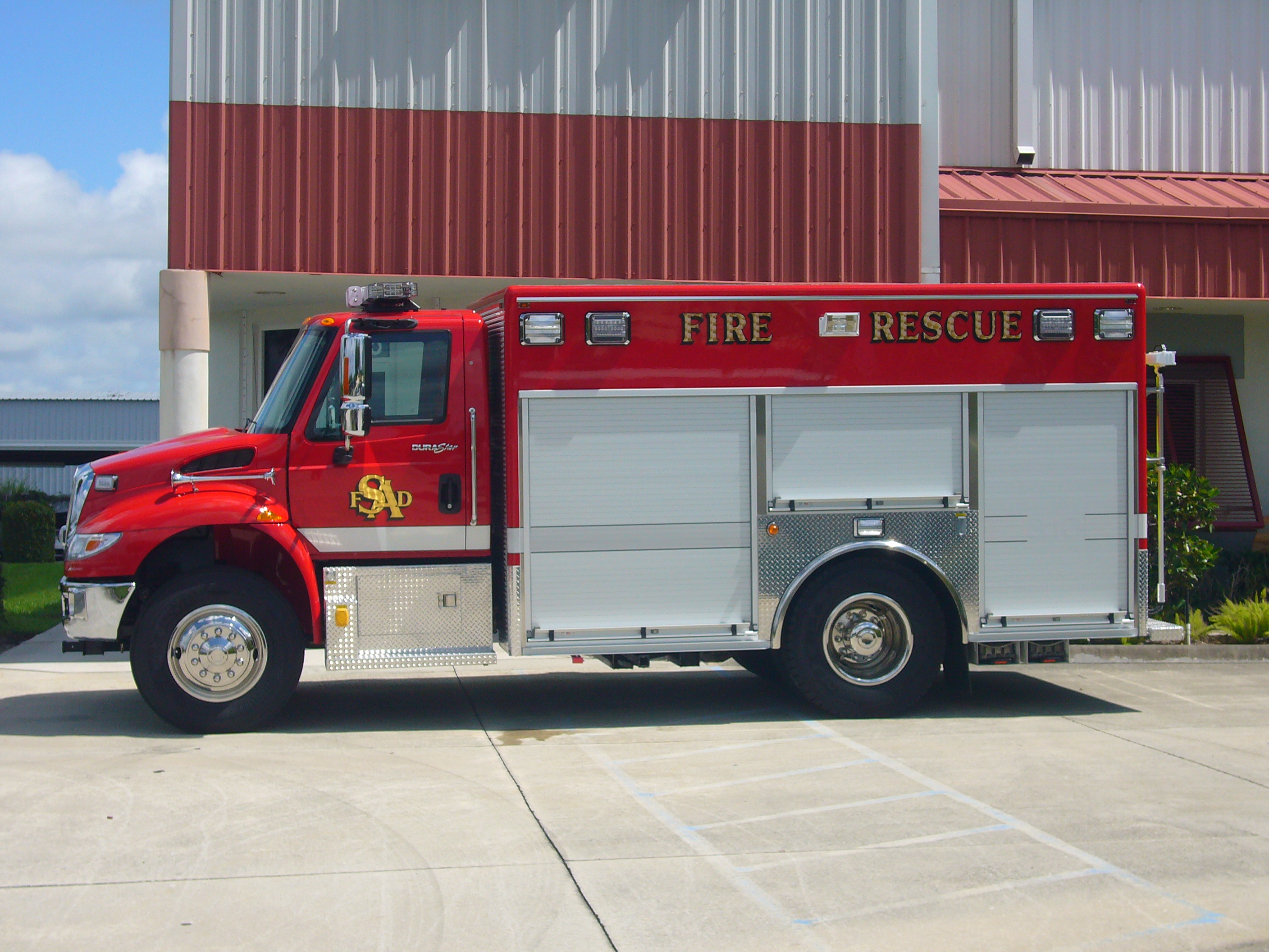 Walk Around Medium Rescue Fire Truck | St. Albans Fire Dept. | EVI
