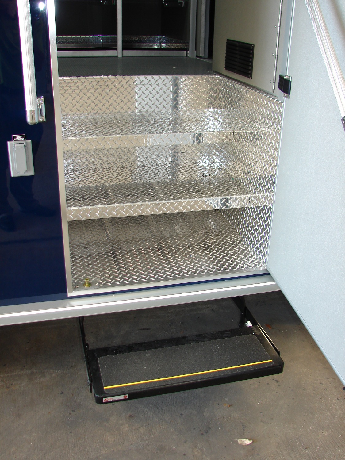 Command SWAT Vehicle - Puerto Rico Police Dept. | EVI