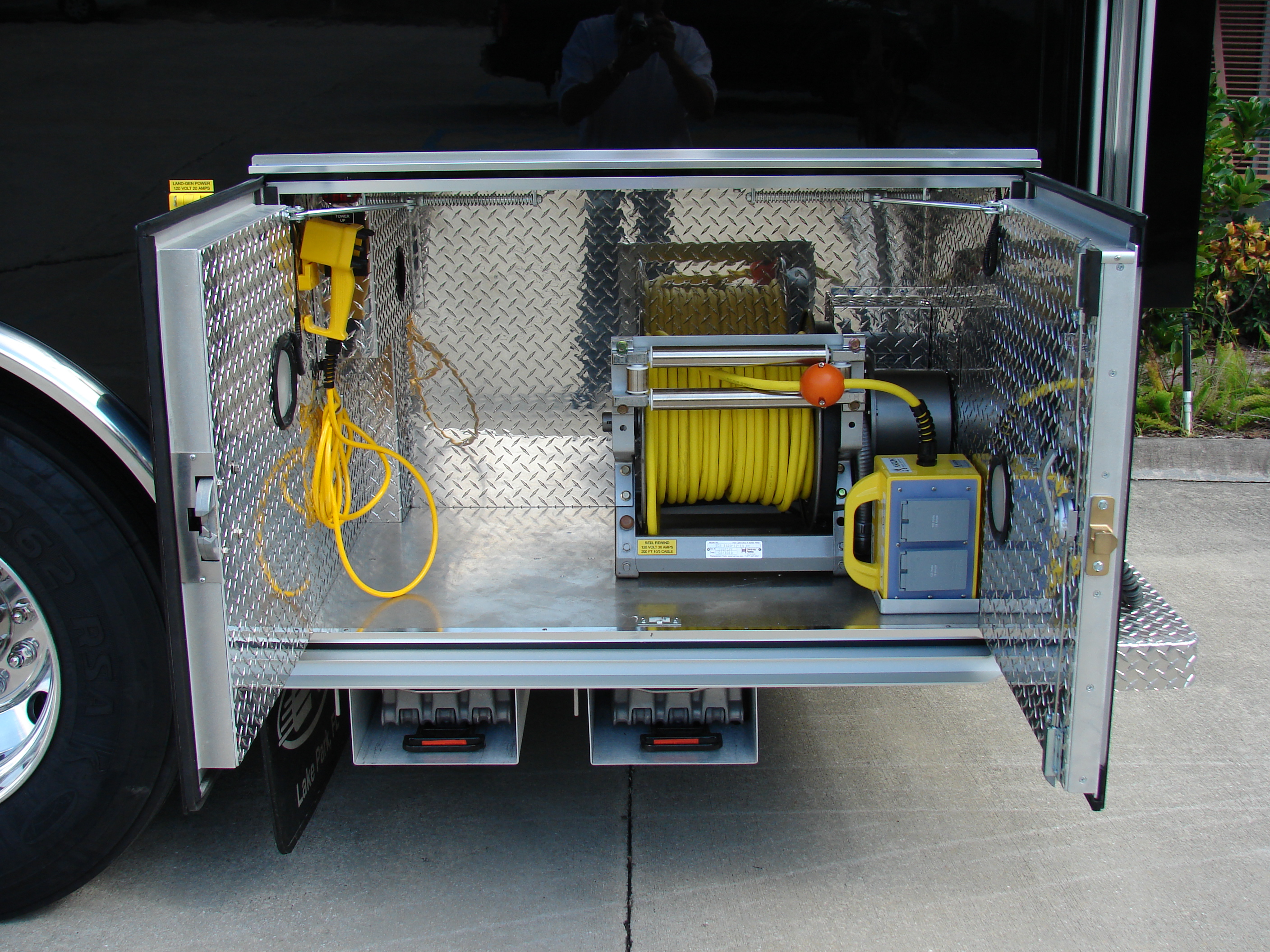 22-Ft. Mobile Command Tactical Vehicle - Mun. de San Lorenzo | EVI