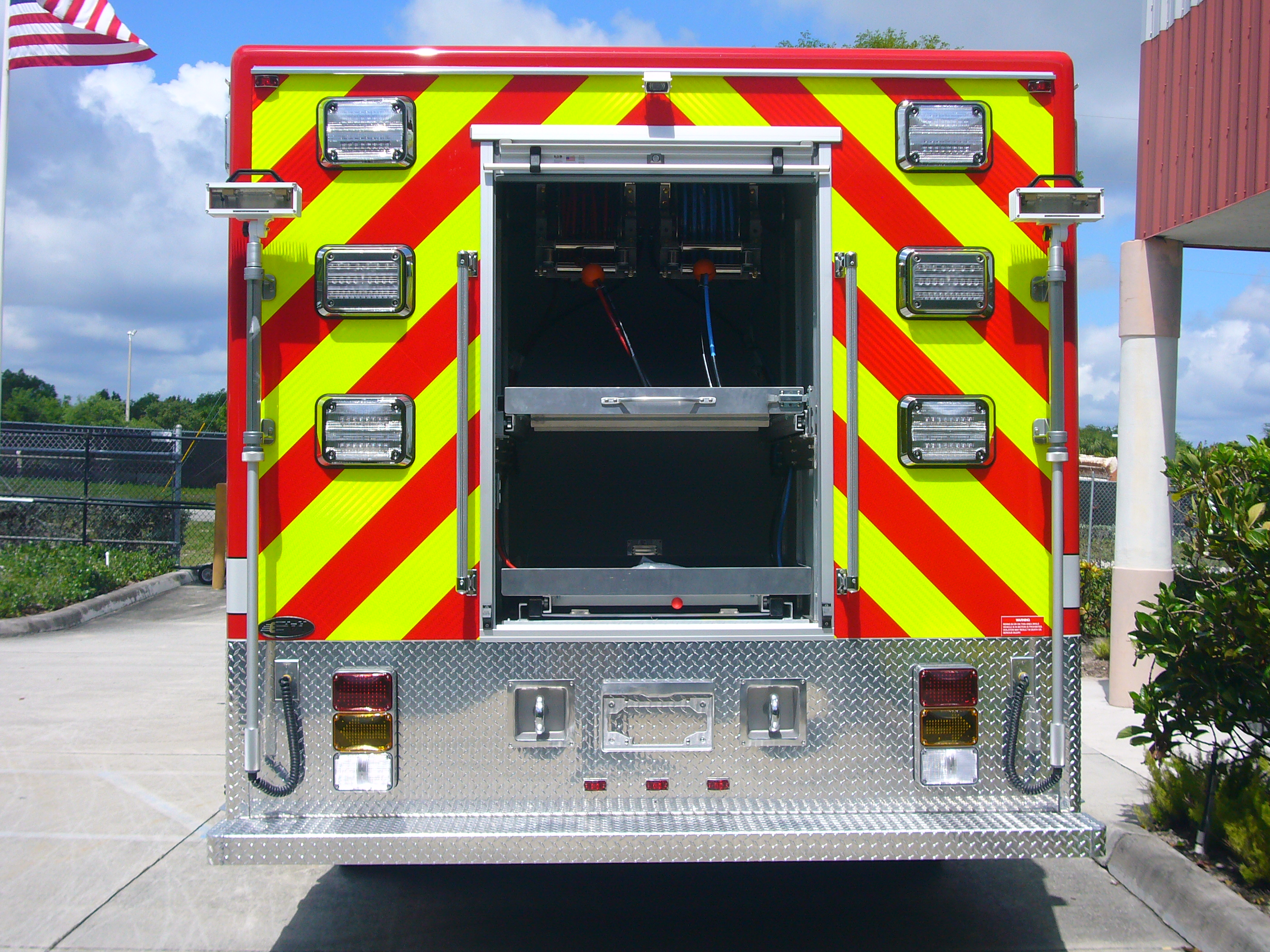 Walk Around Medium Rescue Fire Truck | St. Albans Fire Dept. | EVI