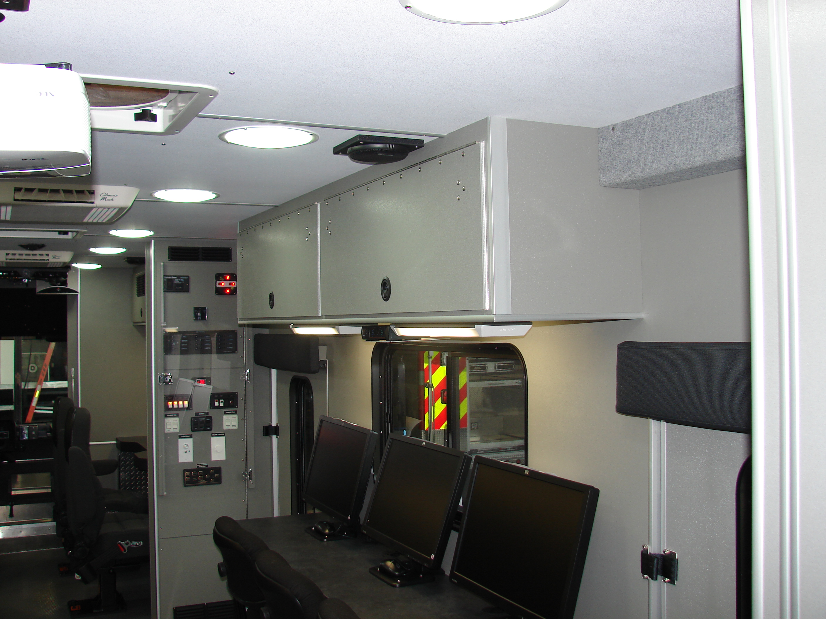 Mobile Command Step Van Unit - Interamerican University of PR | EVI
