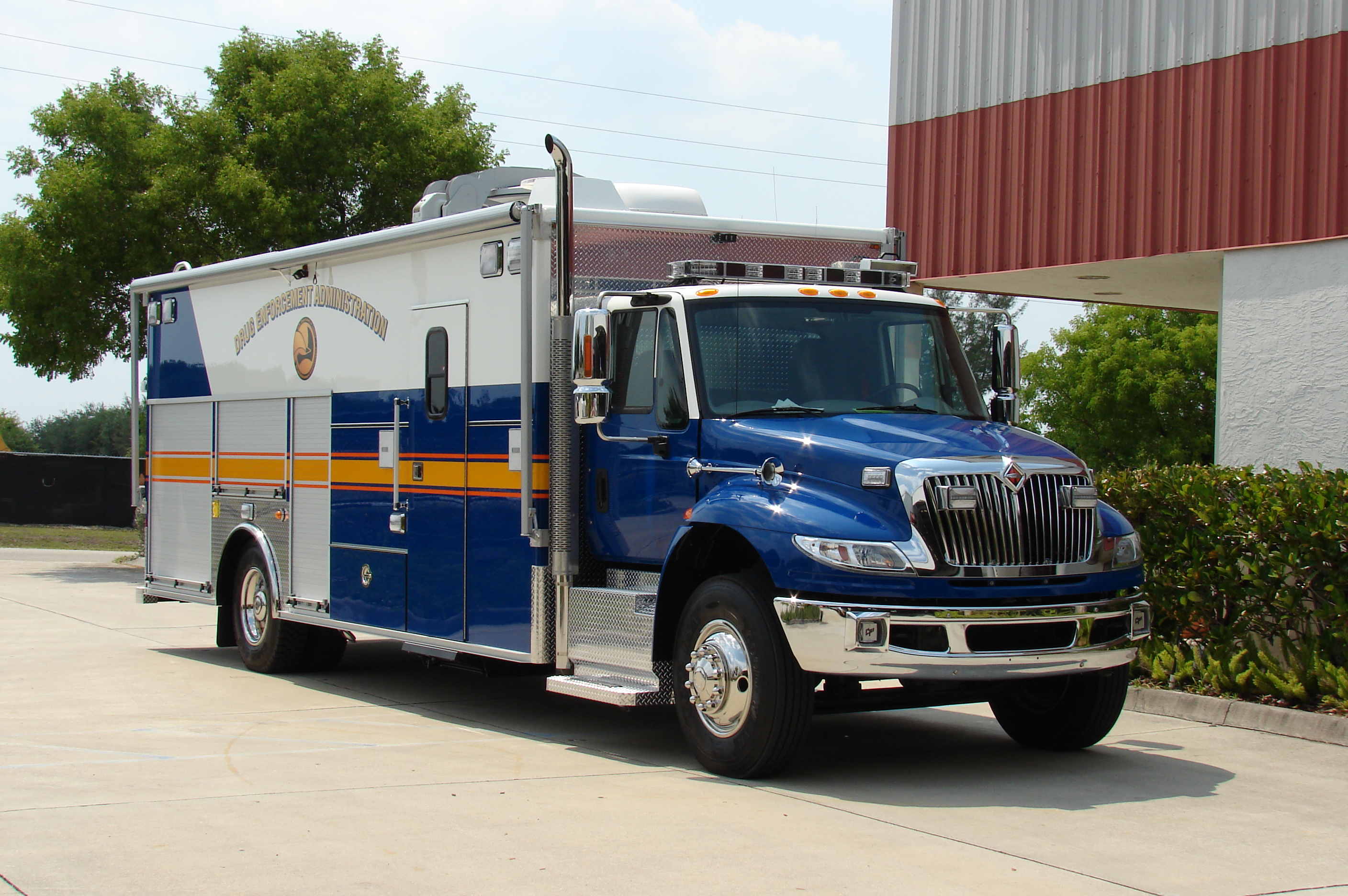 Lab Mobile Command Vehicle - DEA | EVI