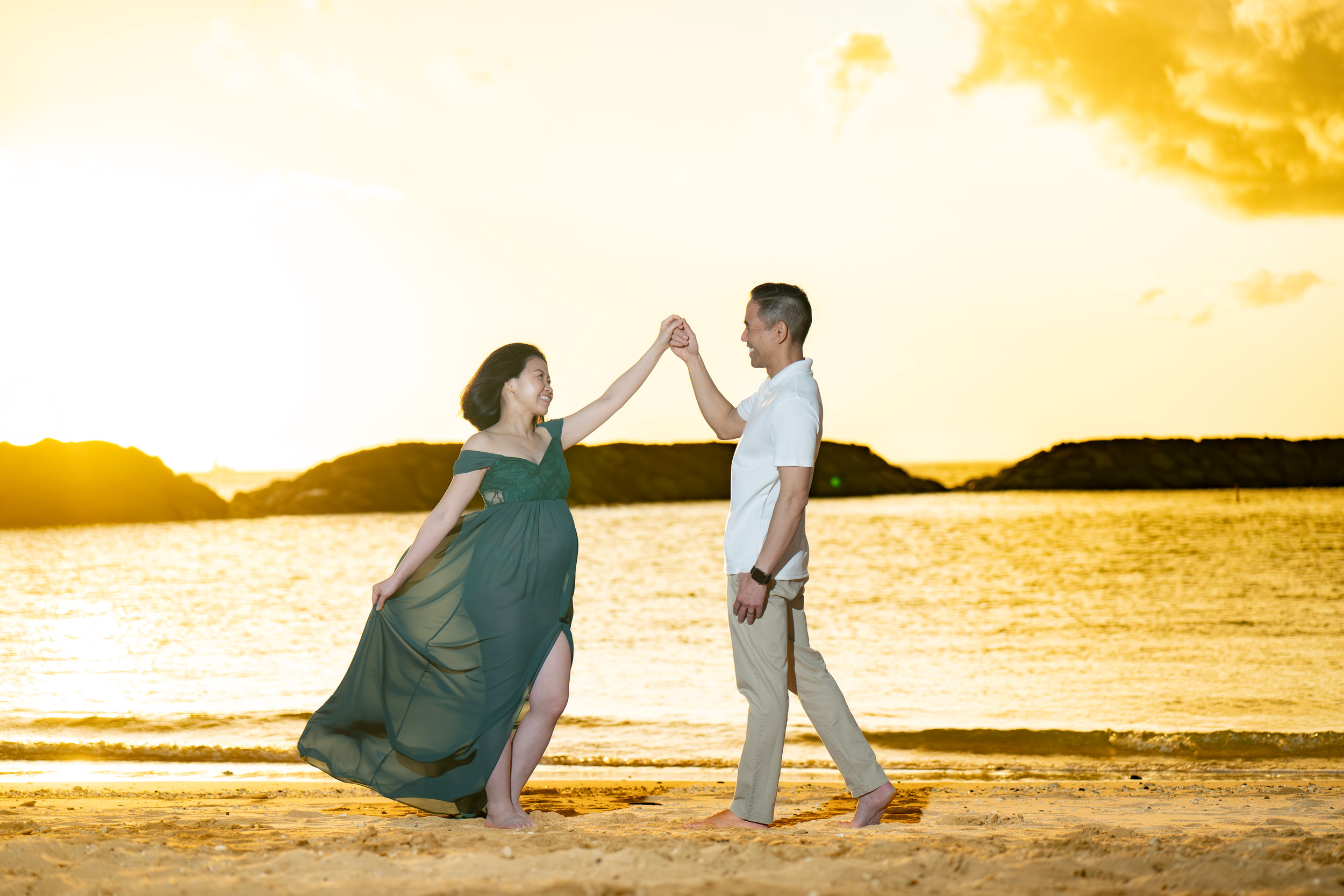 Best Colors for Maternity Photography: Flattering Palettes for Every Season