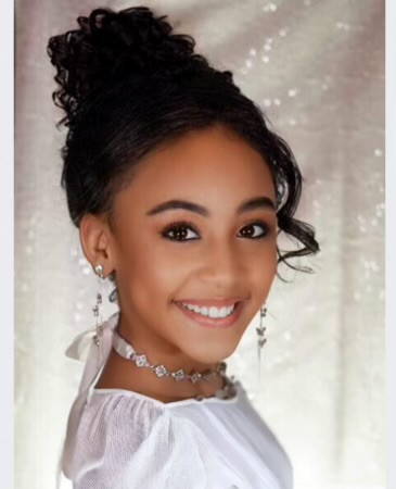 Aerilyn W. | Royalty USA