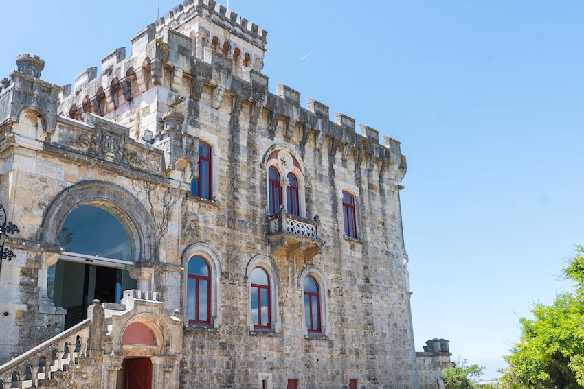 Forte da Cruz beach castle Portugal