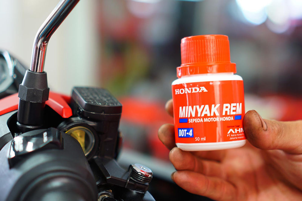 OTOPLUS-ONLINE l Tips Perawatan Disc Brake Motor: Awasi Seal Master dan ...