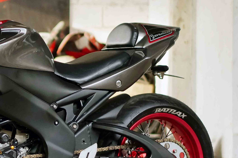 OTOPLUS-ONLINE l Honda New CB150R Tampil Sangar Dengan Body Kit Plug ...