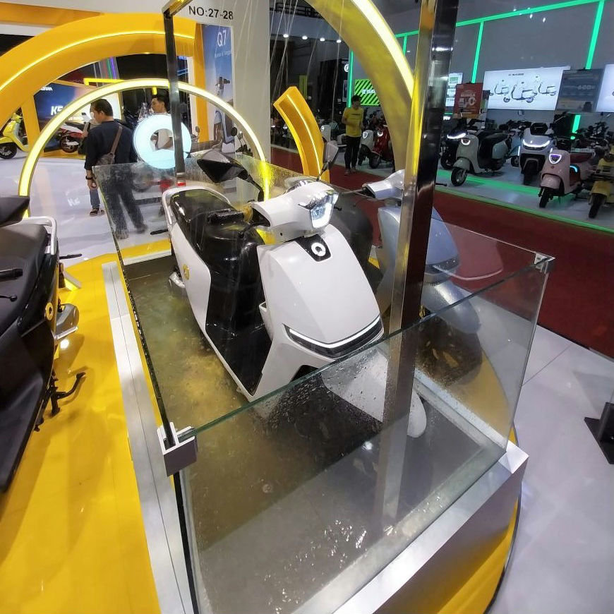 SUNRA Motor Listrik Asal Cina Pamerkan 6 Model Terbaru di PRJ 2024