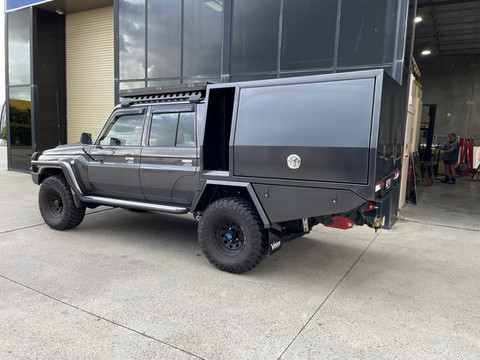 Aluminium 79 Series Landcruiser canopies | Brisbane north | Ventura ...
