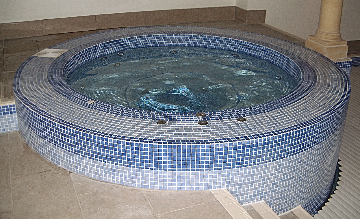 Mosaic Tiled Spas | Rockingham Swimming Pools Ltd