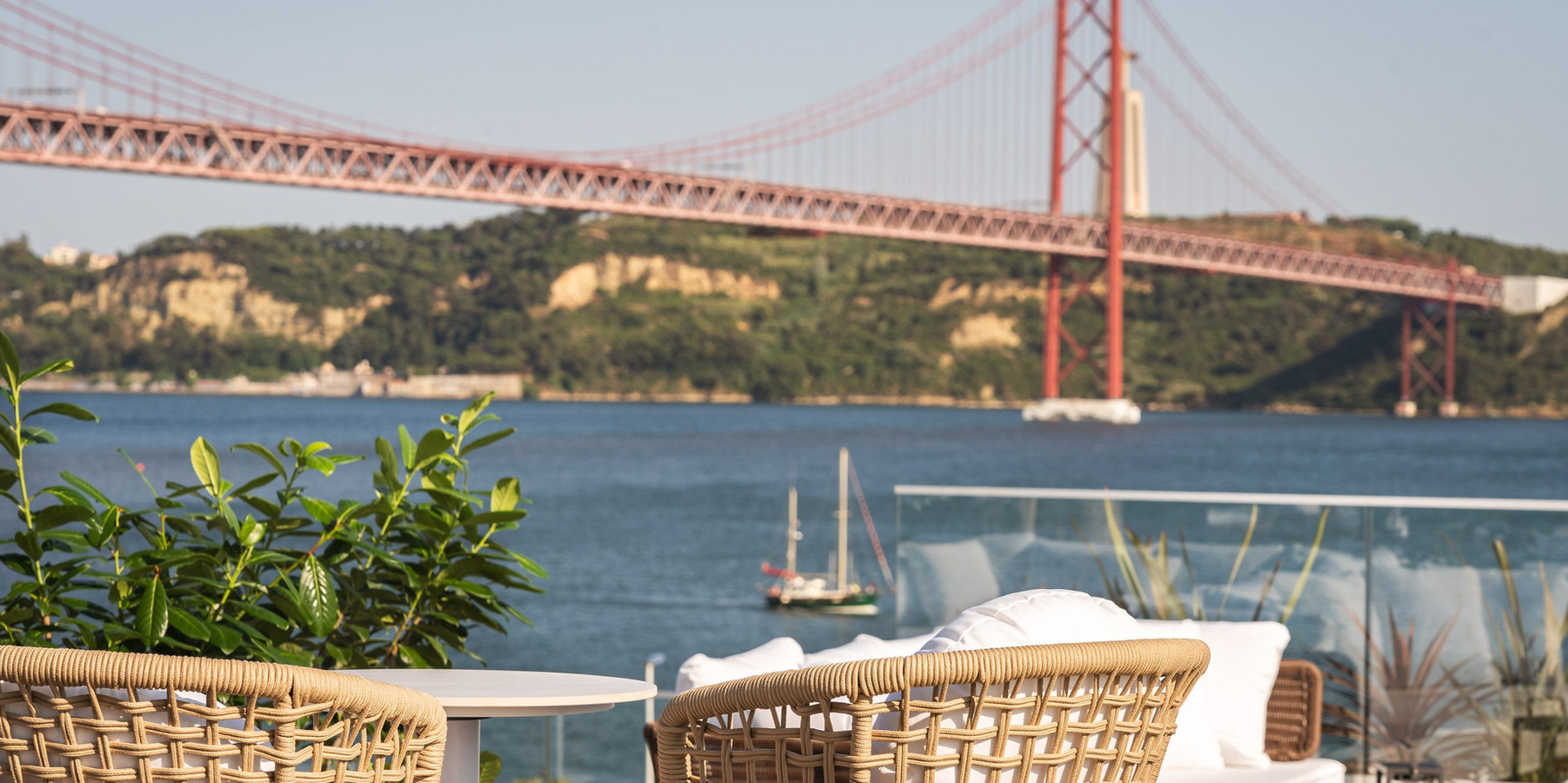 HOME | ICON Bar & Rooftop no Hyatt Regency em Lisboa - Portugal