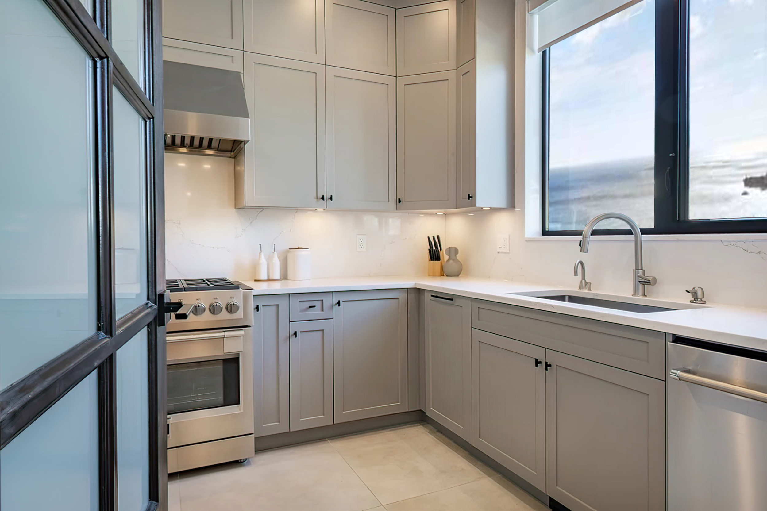 SHOP Pacific Grey Shaker Kitchen Cabinets | Prefinished Cabinets 2/3