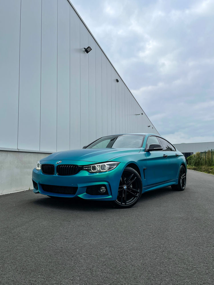 BMW 4-series transformeert in Cool Teal