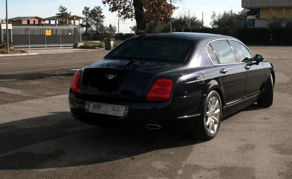 Bentley armored B7